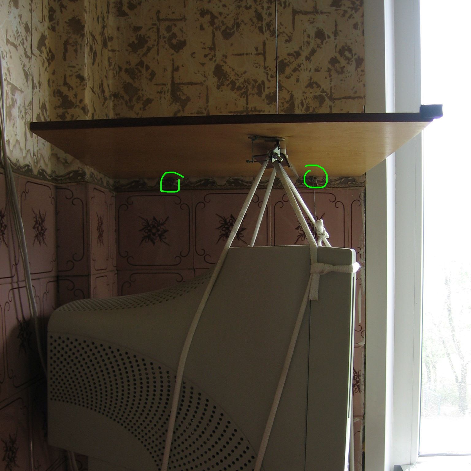 Wall Mount for CRT Monitor - Instructables