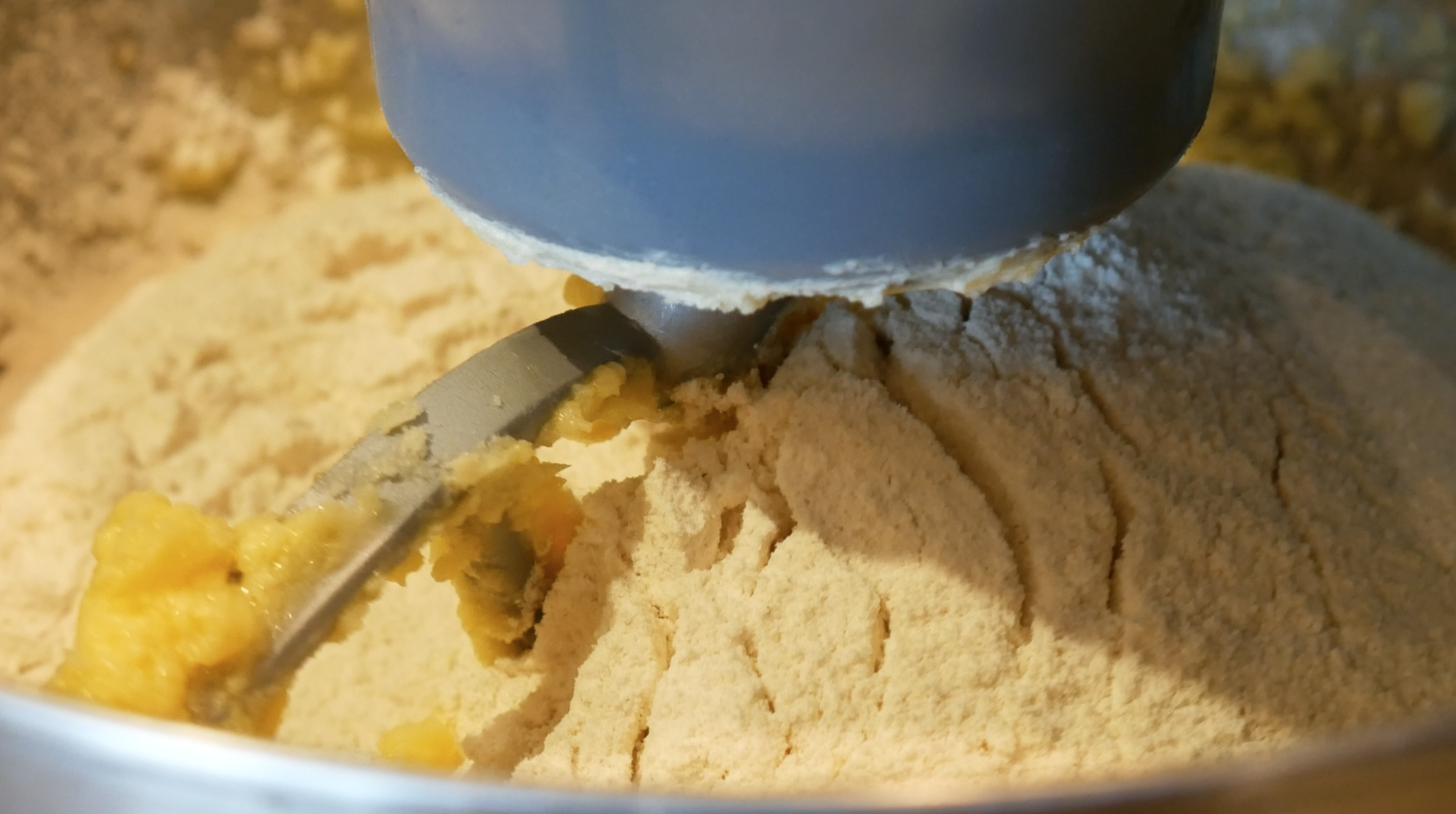 The Amazing World of Gumball - Darwin Cake - Chocolate Cake : 4 Steps ...