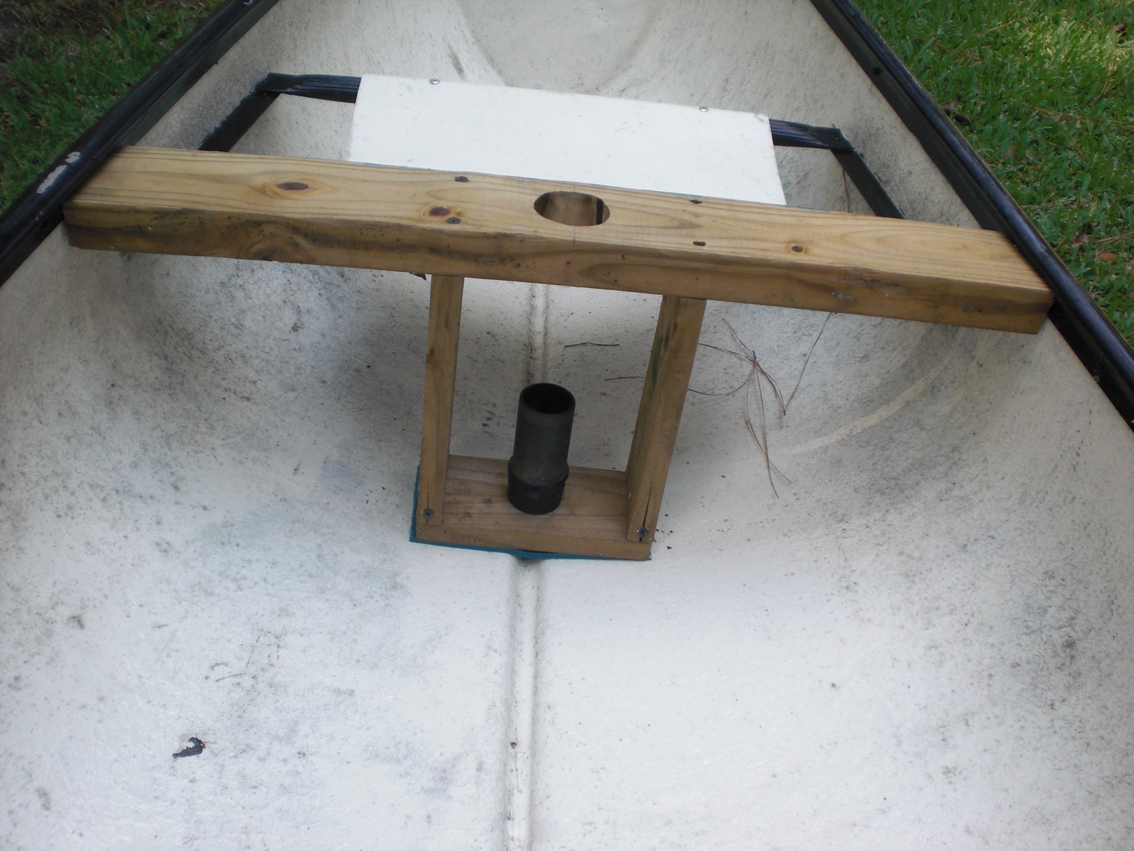 Sailing Rig for a Fiberglass Canoe : 4 Steps (with Pictures ...