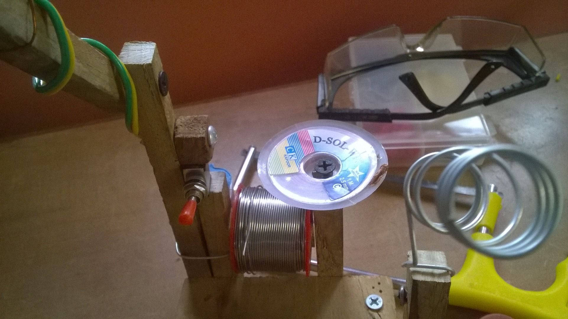 EXTRA HANDS FOR SOLDERING - OCTOPUS : 15 Steps (with Pictures ...