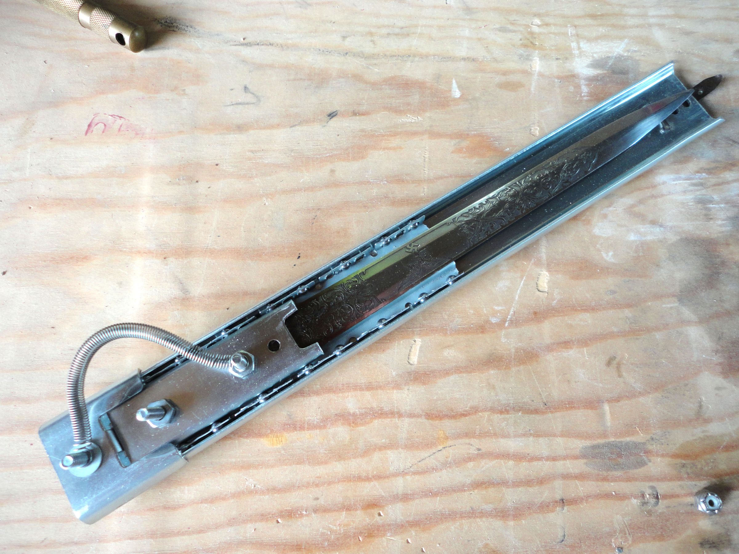 Assassin's Creed Hidden Blade - Functional Prop!! : 13 Steps (with ...