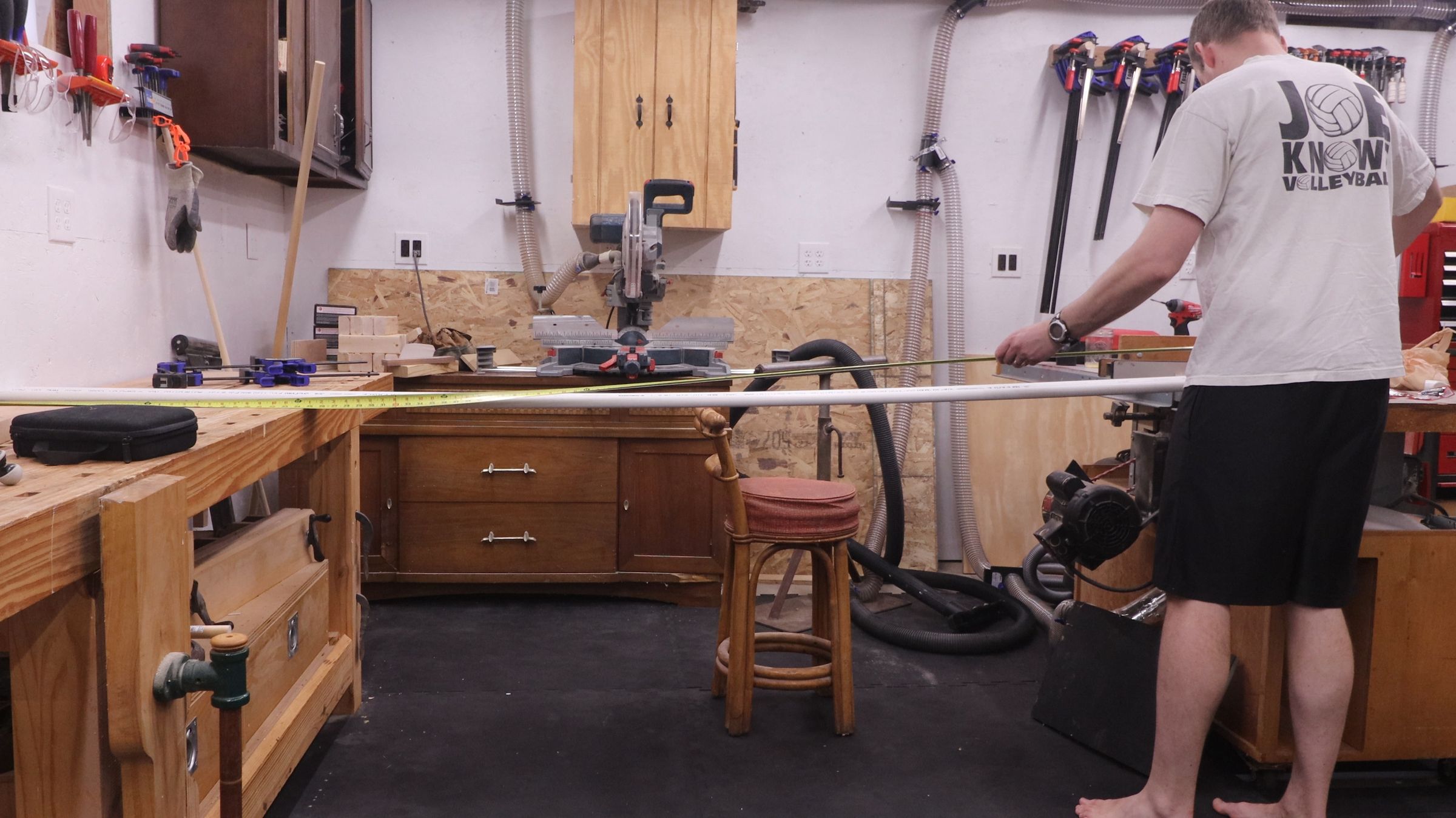 DIY Inexpensive Collapsible Projector Screen Frame : 8 Steps (with ...