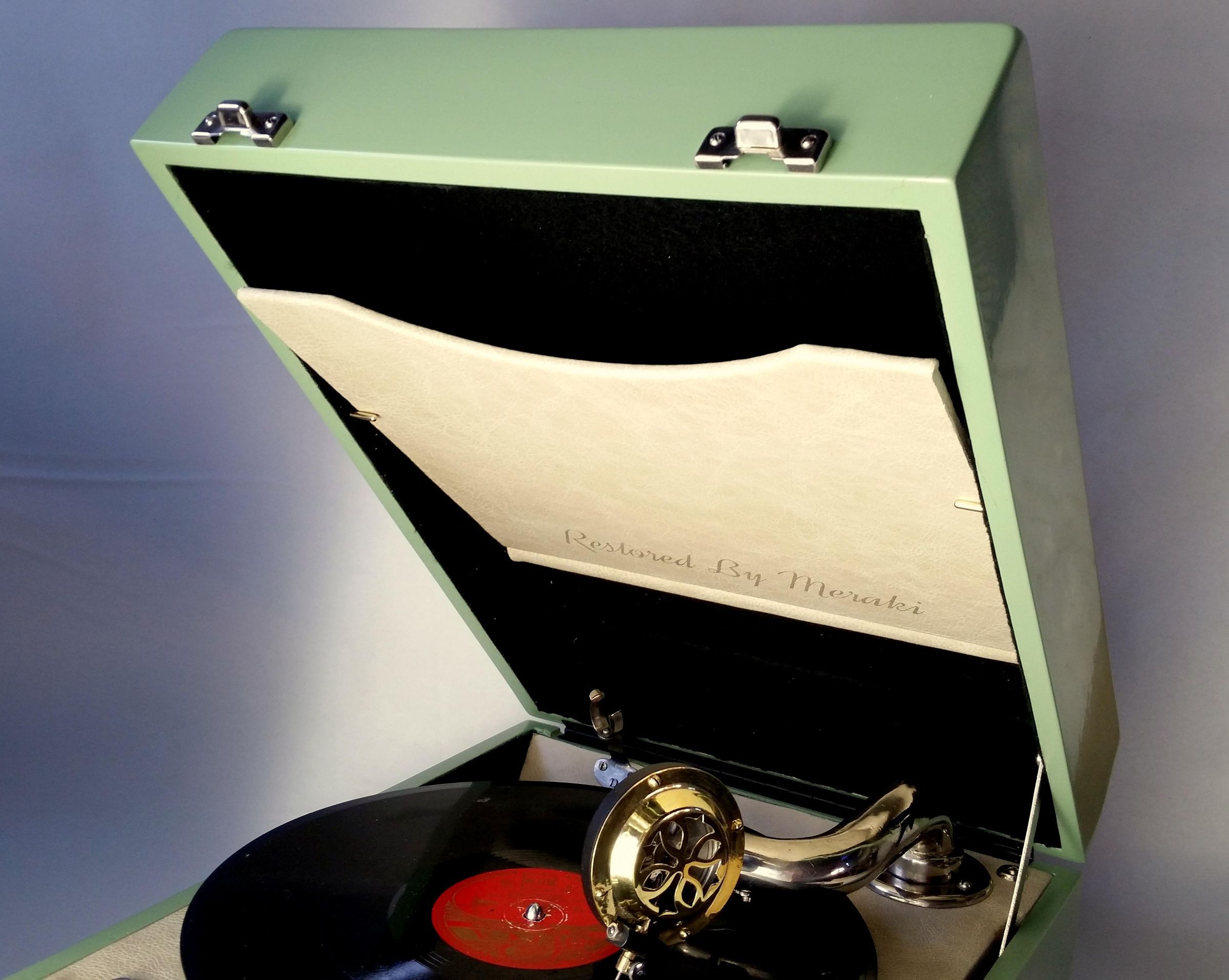 Give an Old Gramophone Some New Life! : 18 Steps (with Pictures ...
