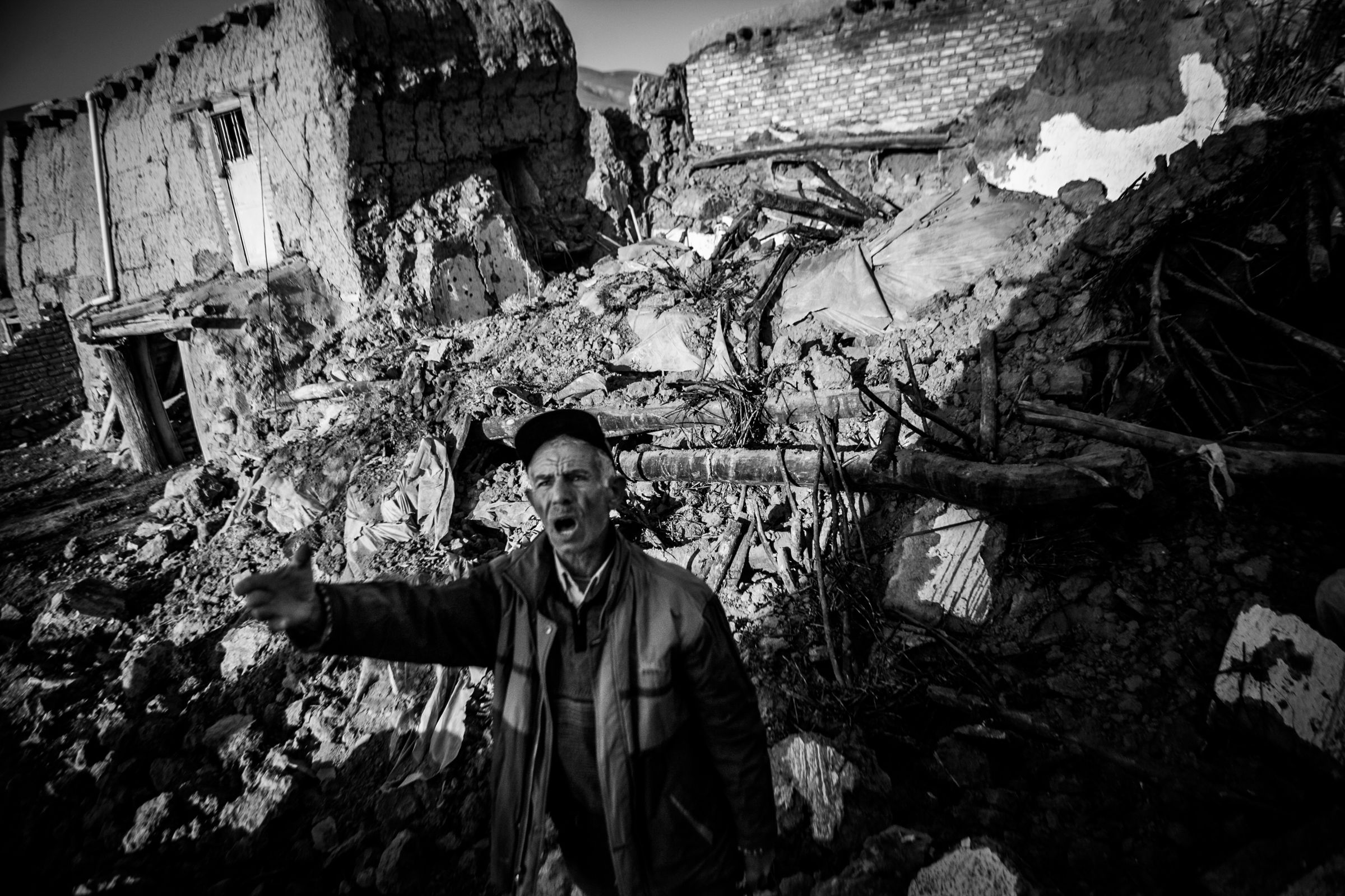 Photography in Critical Situation (Earthquake) - Instructables