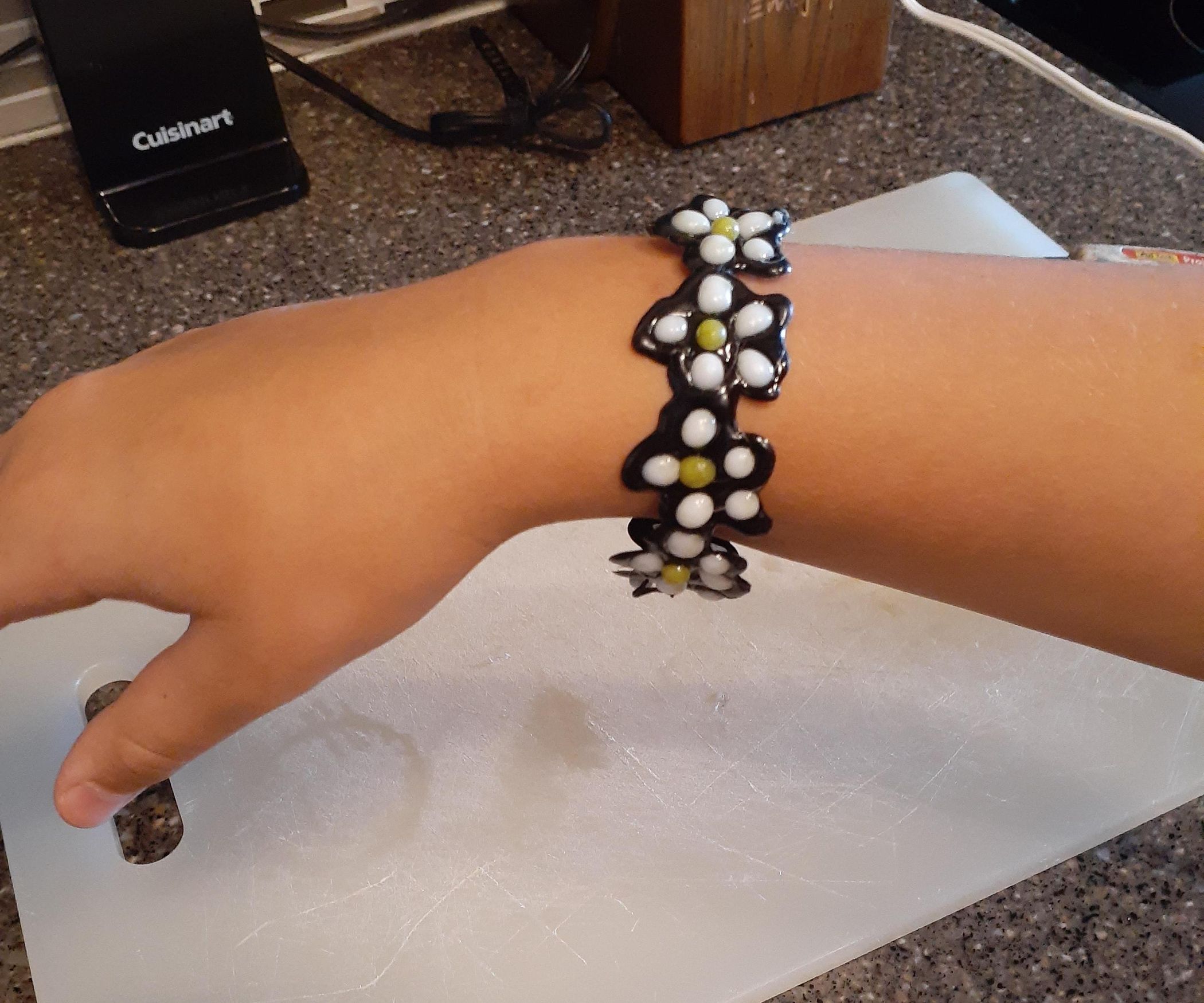 Daisy Chain Bracelet : 9 Steps (with Pictures) - Instructables