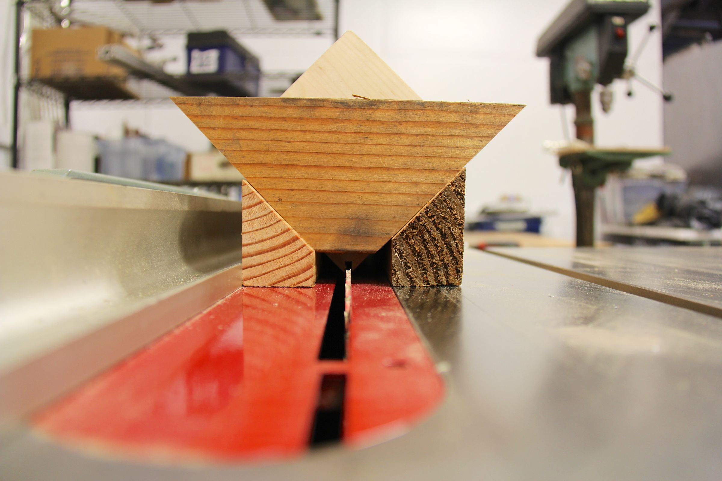 Corner Shelves : 19 Steps (with Pictures) - Instructables