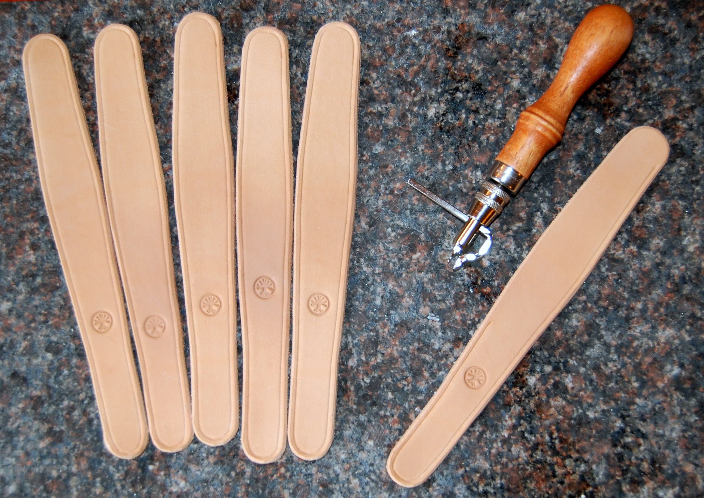 Universal Leather Knife Sheath : 17 Steps (with Pictures) - Instructables