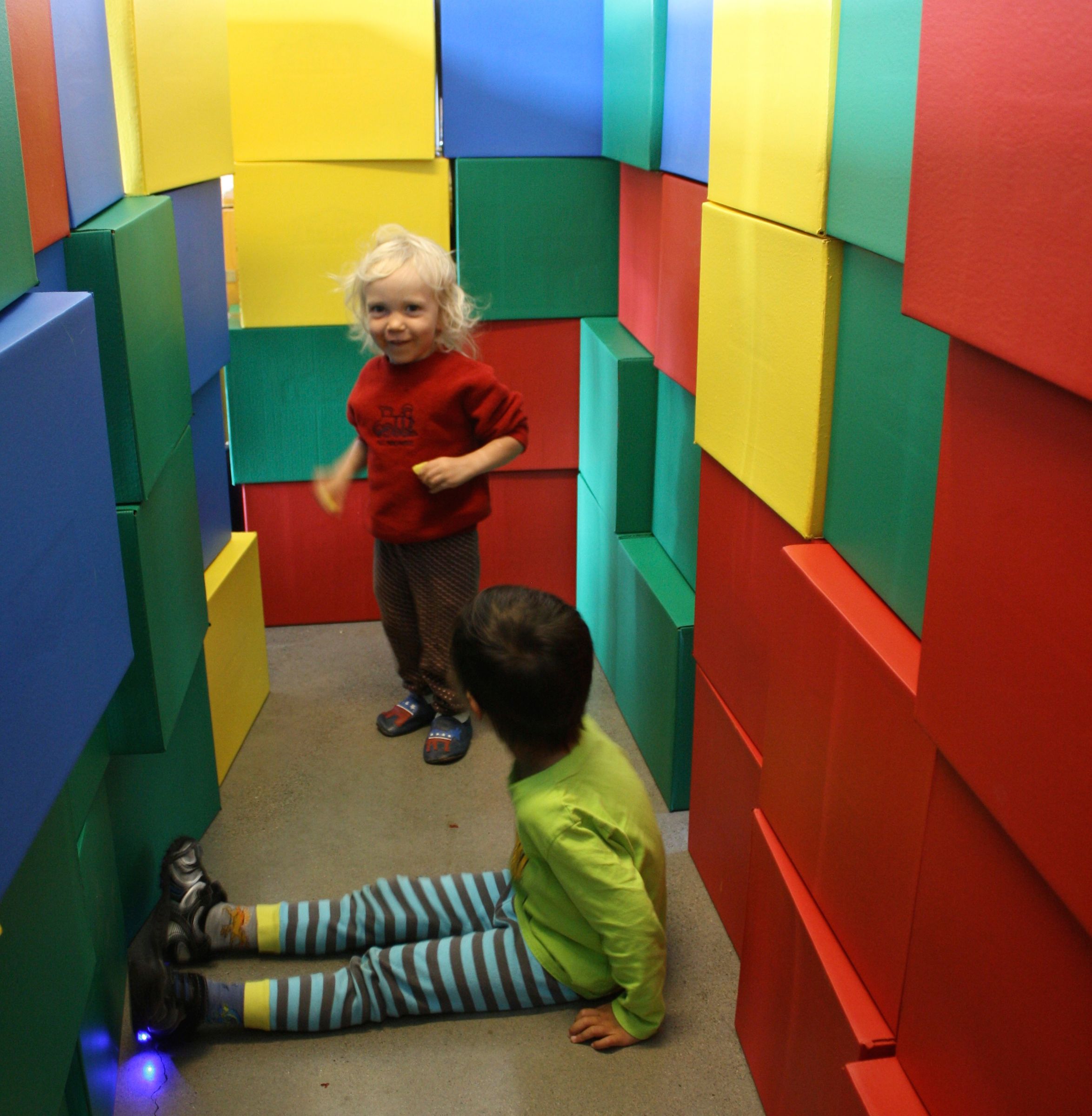 Giant Cardboard LEGO Blocks : 8 Steps (with Pictures) - Instructables