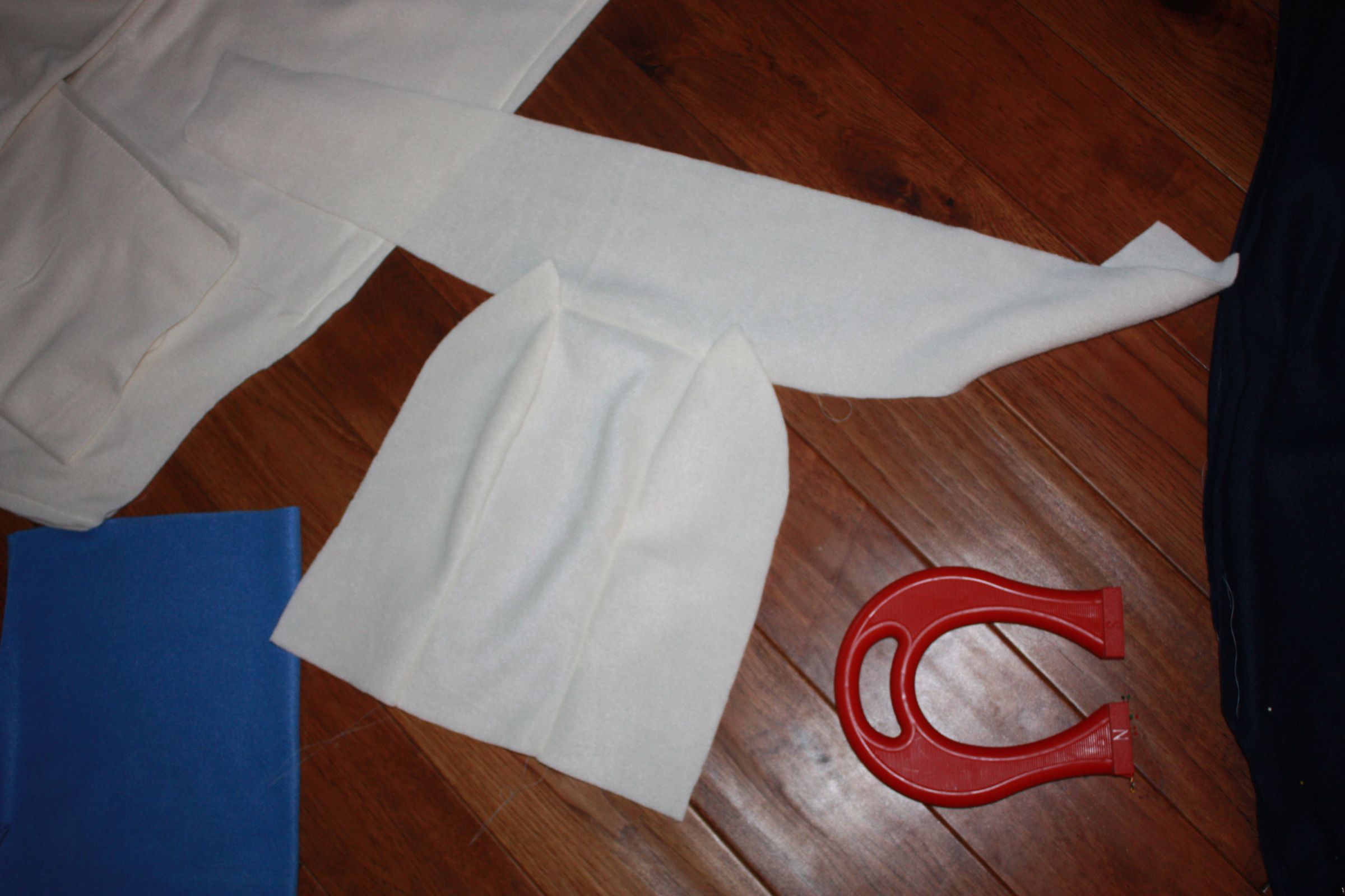 "Snuggie" Character Costume : 19 Steps (with Pictures) - Instructables