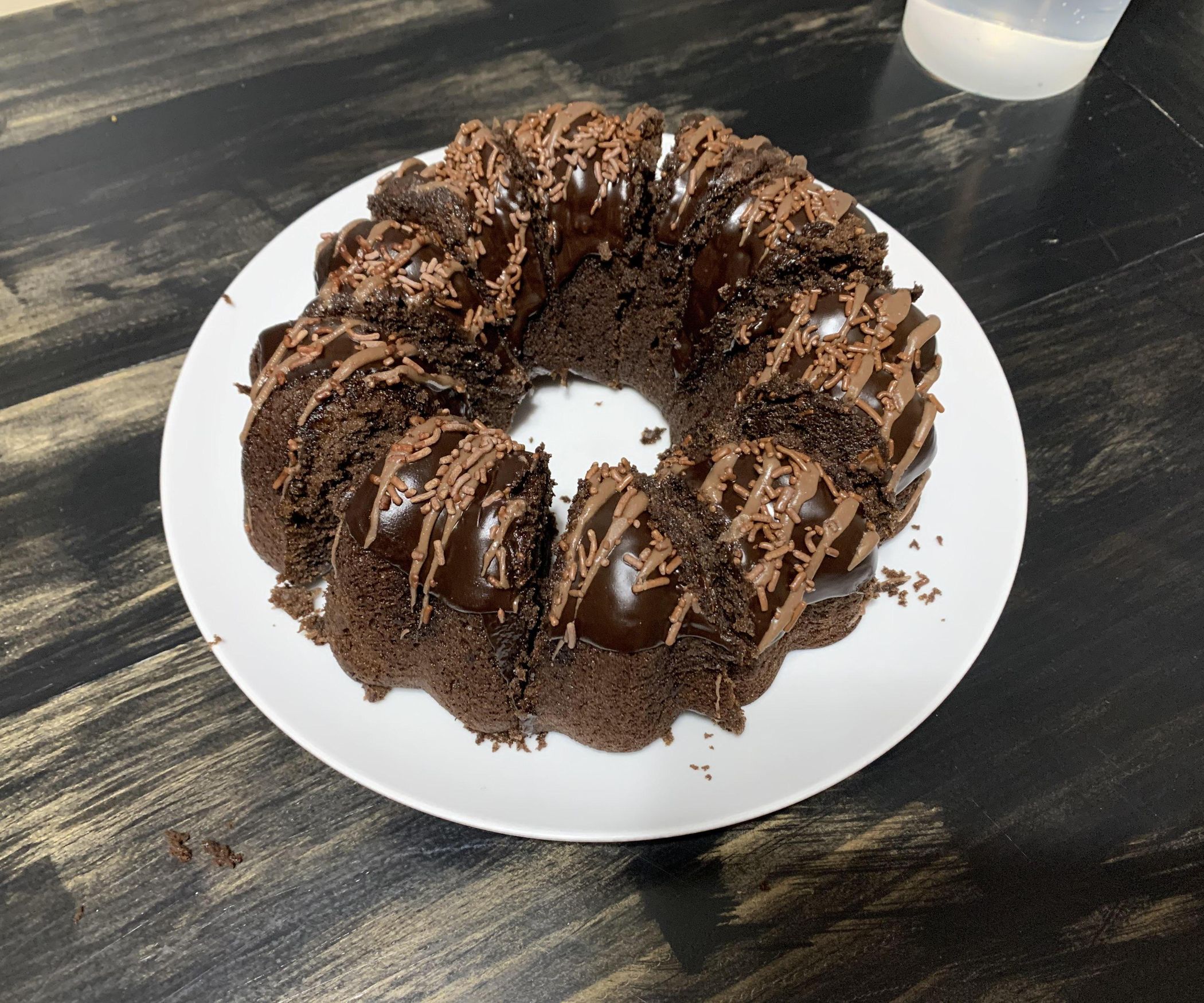 How to Cut a Round Cake : 9 Steps - Instructables