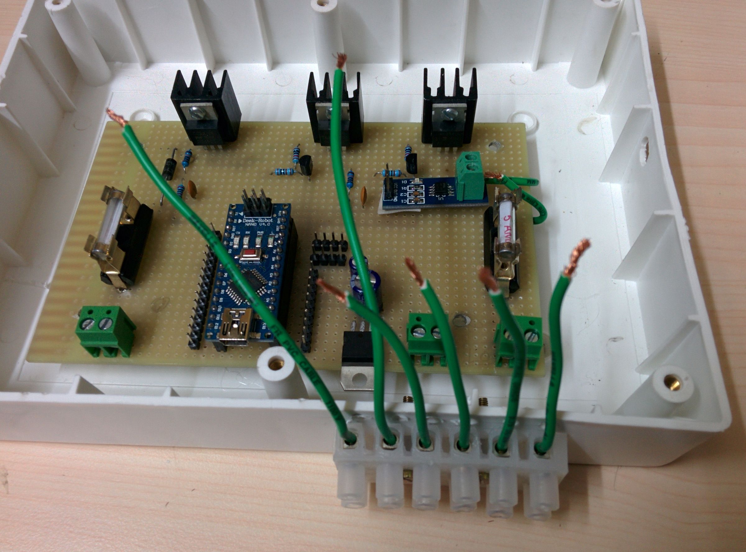 ARDUINO SOLAR CHARGE CONTROLLER ( Version 2.0) : 26 Steps (with ...