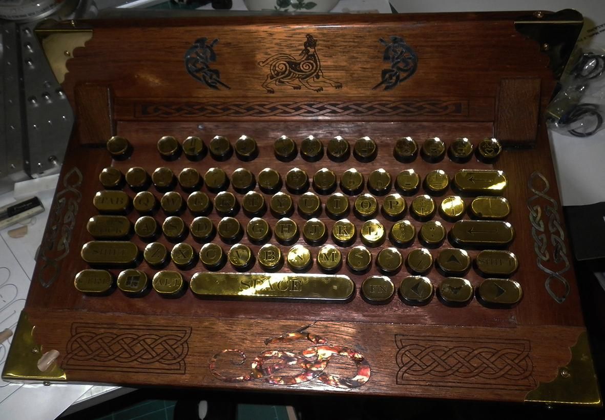 Steampunk Keyboard & Monitor : 3 Steps - Instructables
