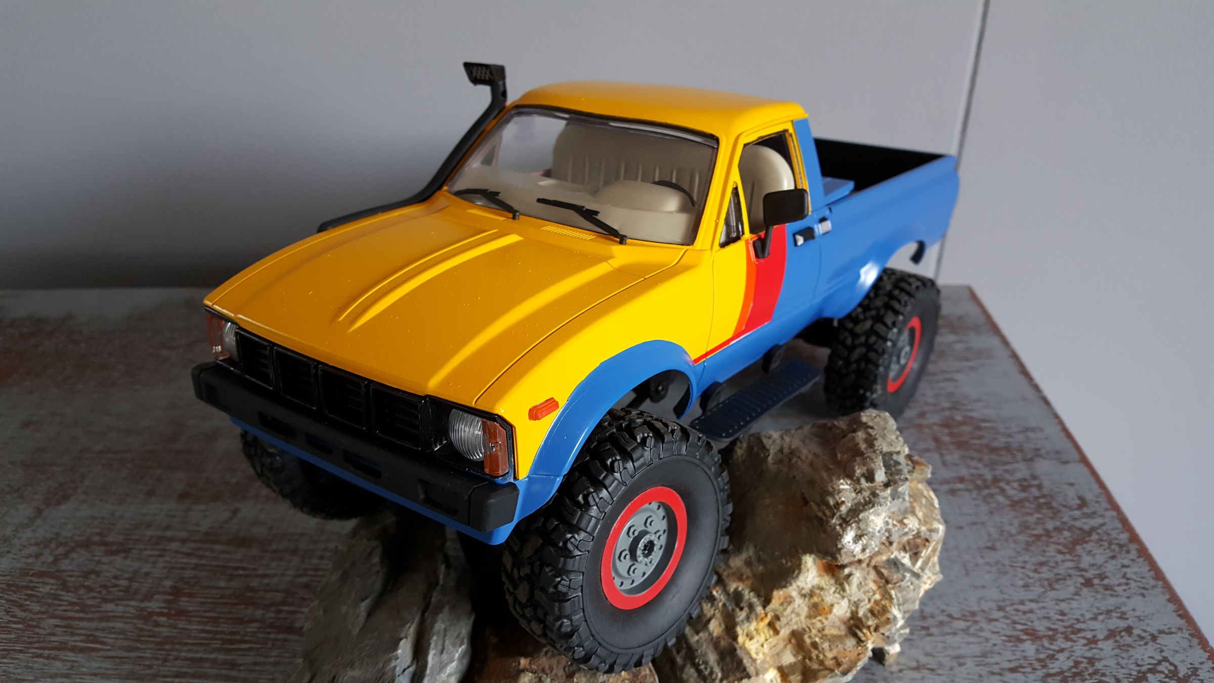 Retro Hilux : 3 Steps - Instructables