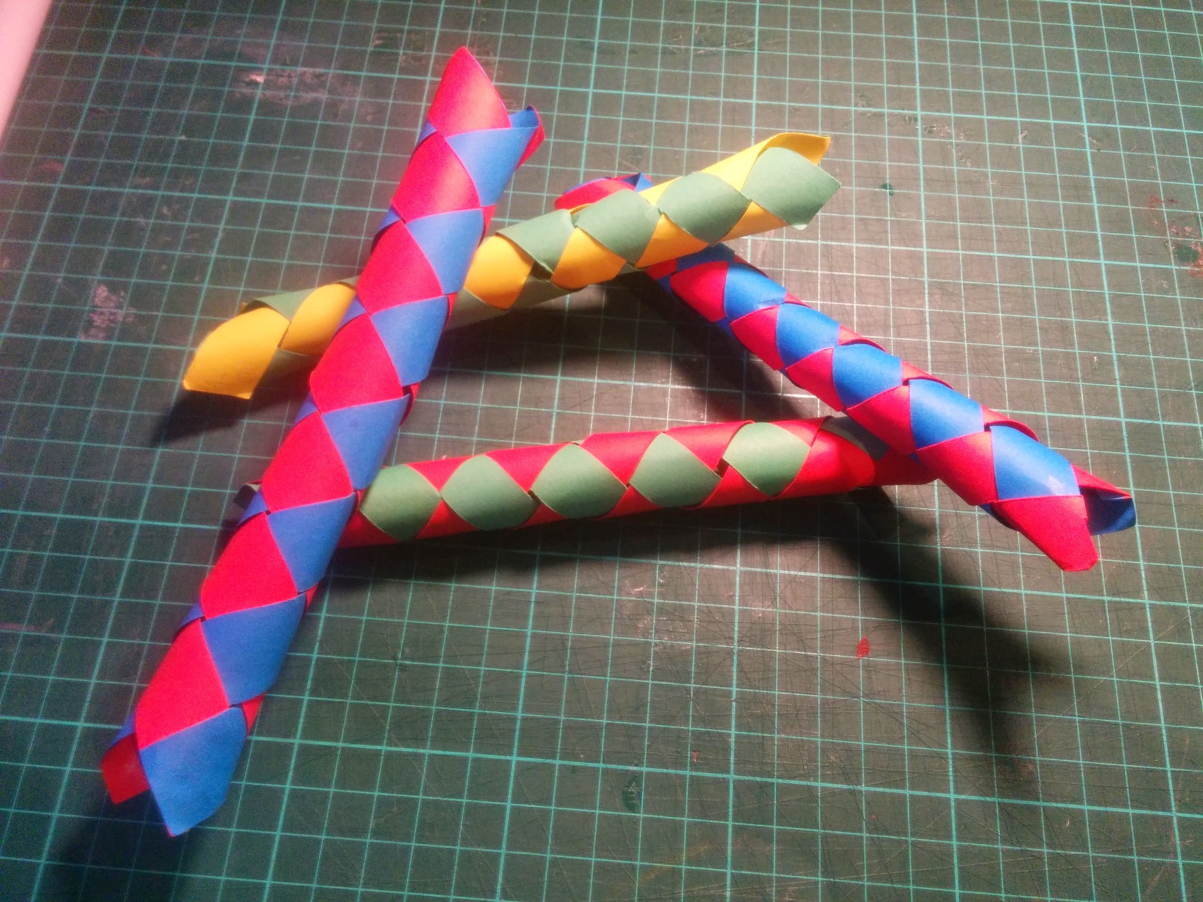 Paper Chinese Finger Trap : 9 Steps (with Pictures) - Instructables