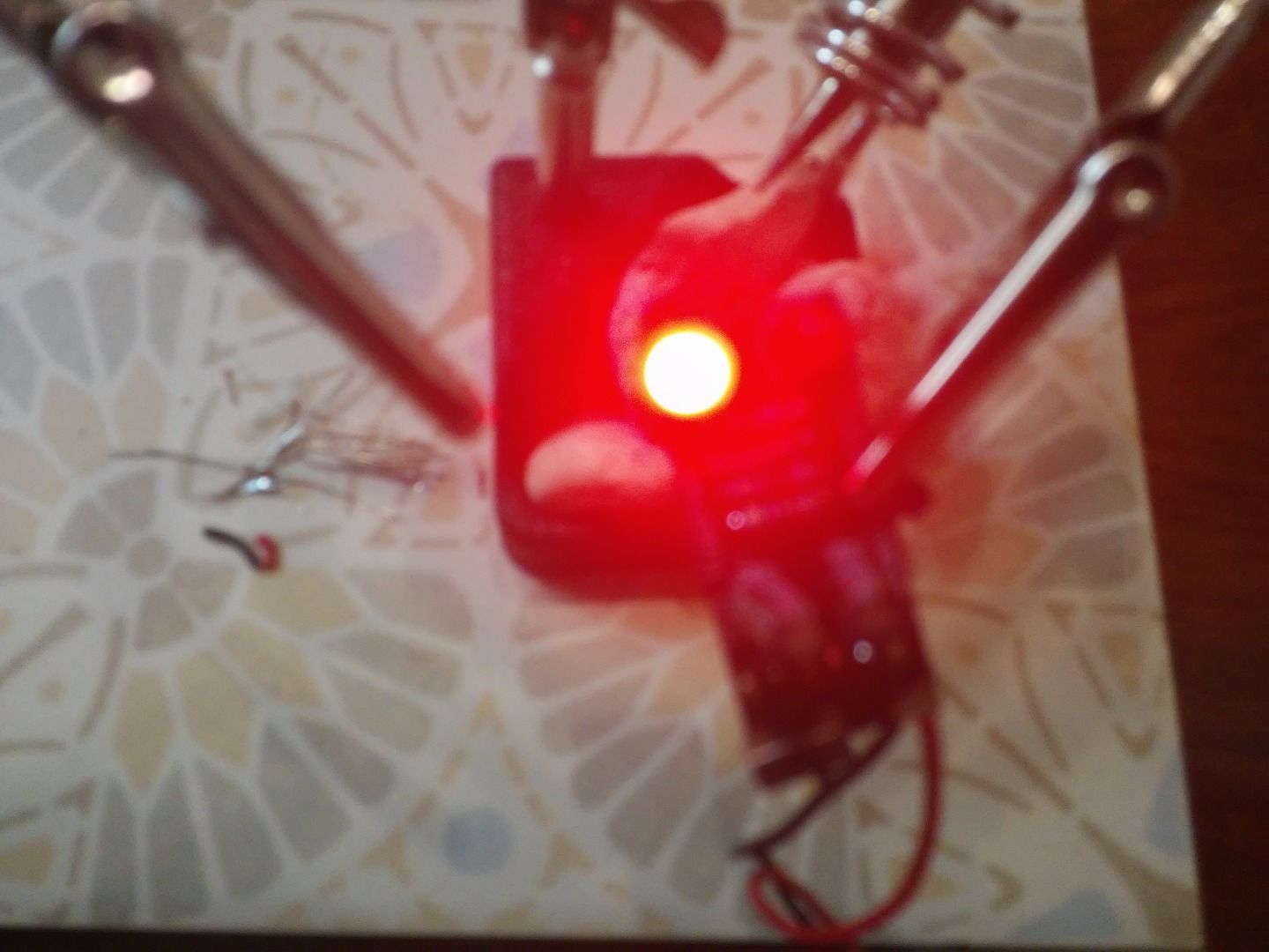 Dual Led Flasher - Simple First Electronic Project : 4 Steps ...