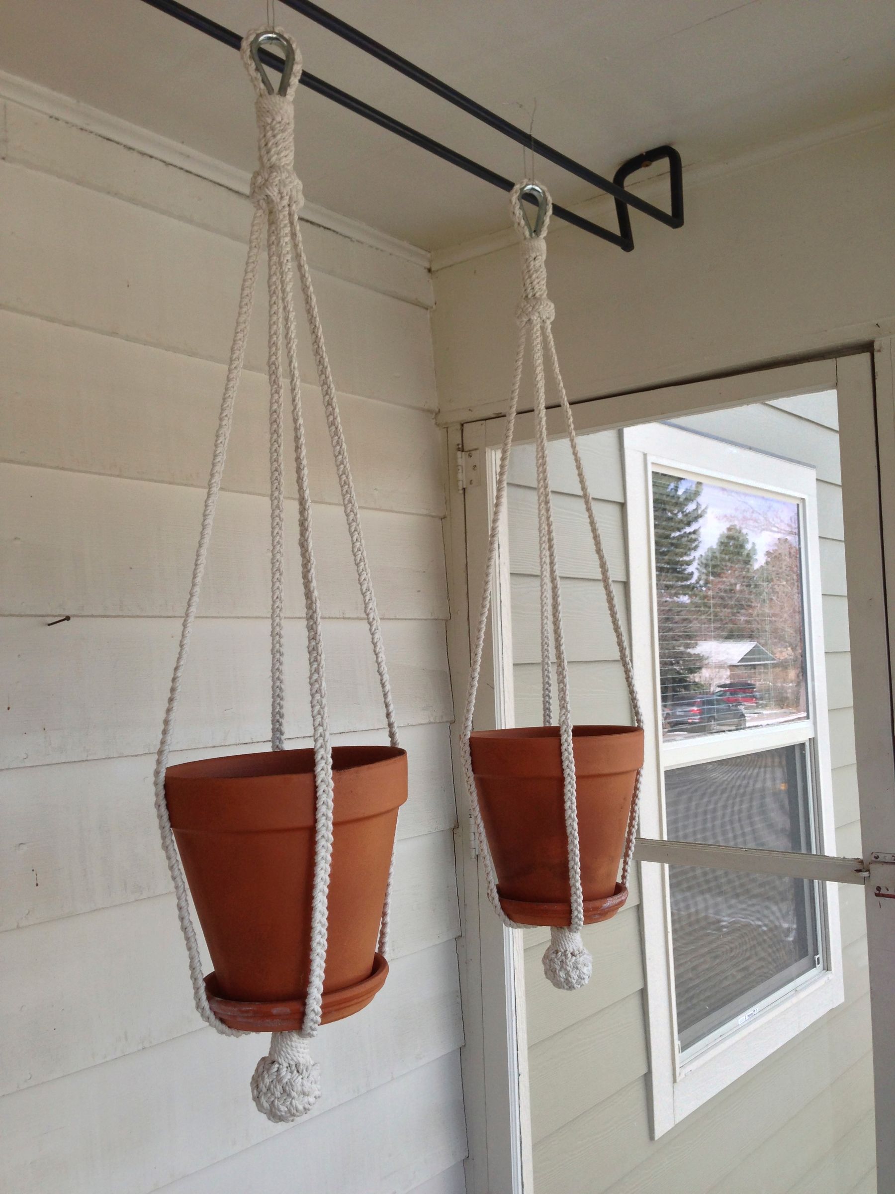How to Make a Plant Hanger Out of Rope : 10 Steps (with Pictures ...