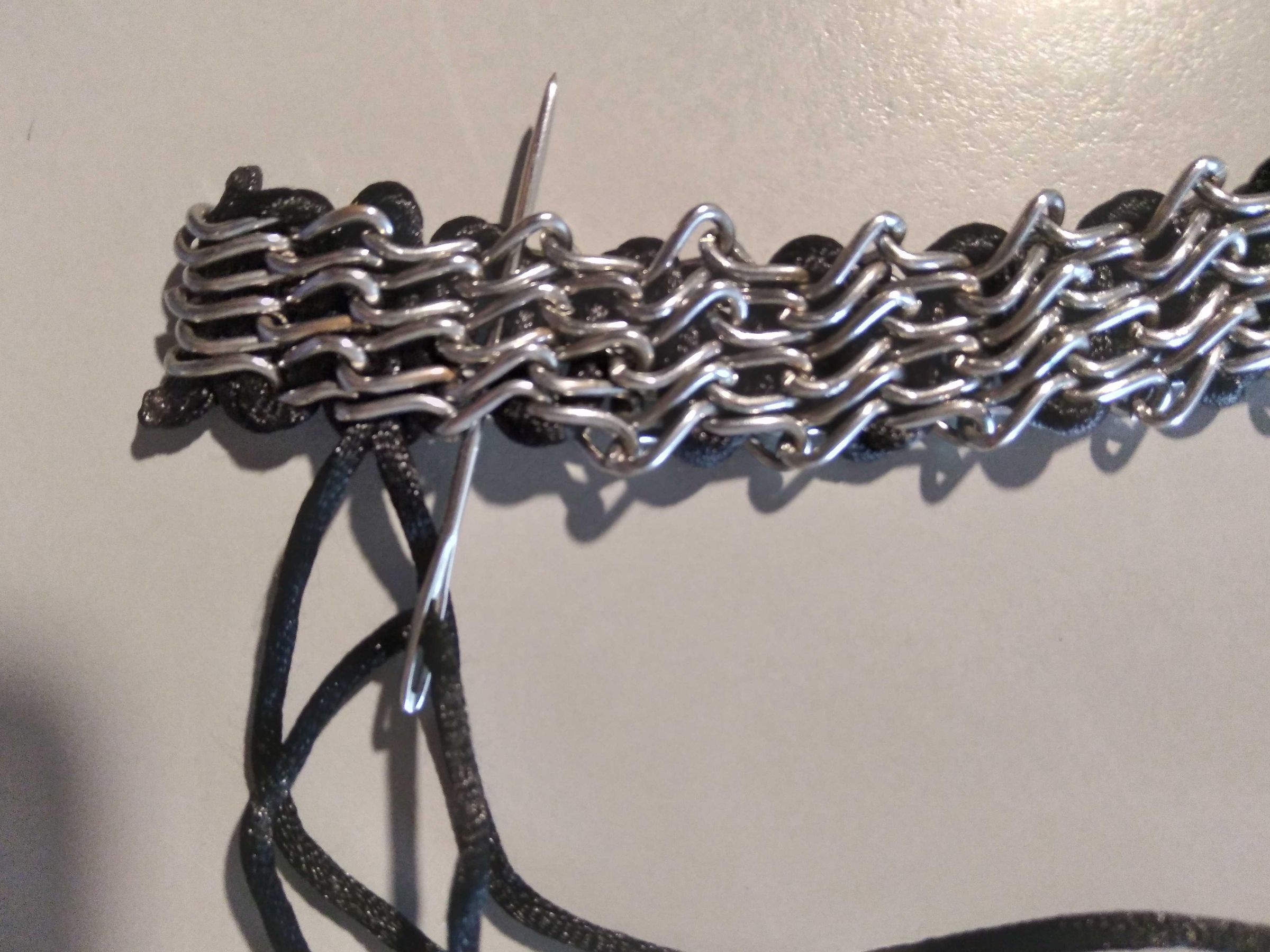 Chain and Intertwined Thread Bracelet : 6 Steps - Instructables