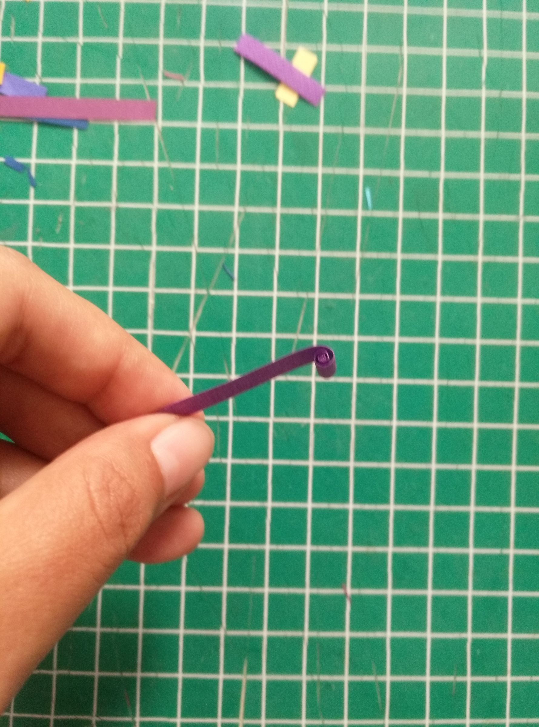 Colorful Paper Quilling Monogram G for Graduation : 4 Steps (with ...