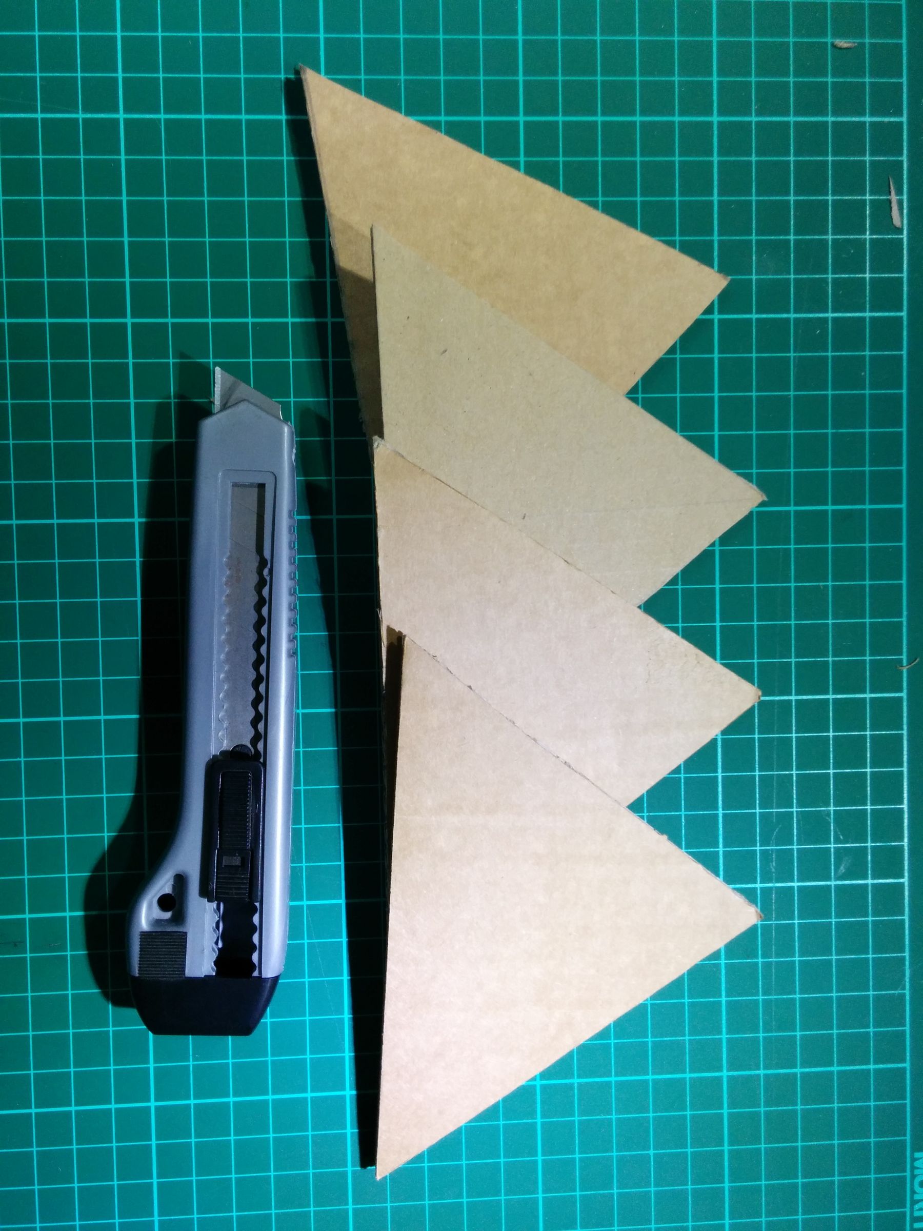 CARDBOARD SOLAR LAMP : 8 Steps (with Pictures) - Instructables