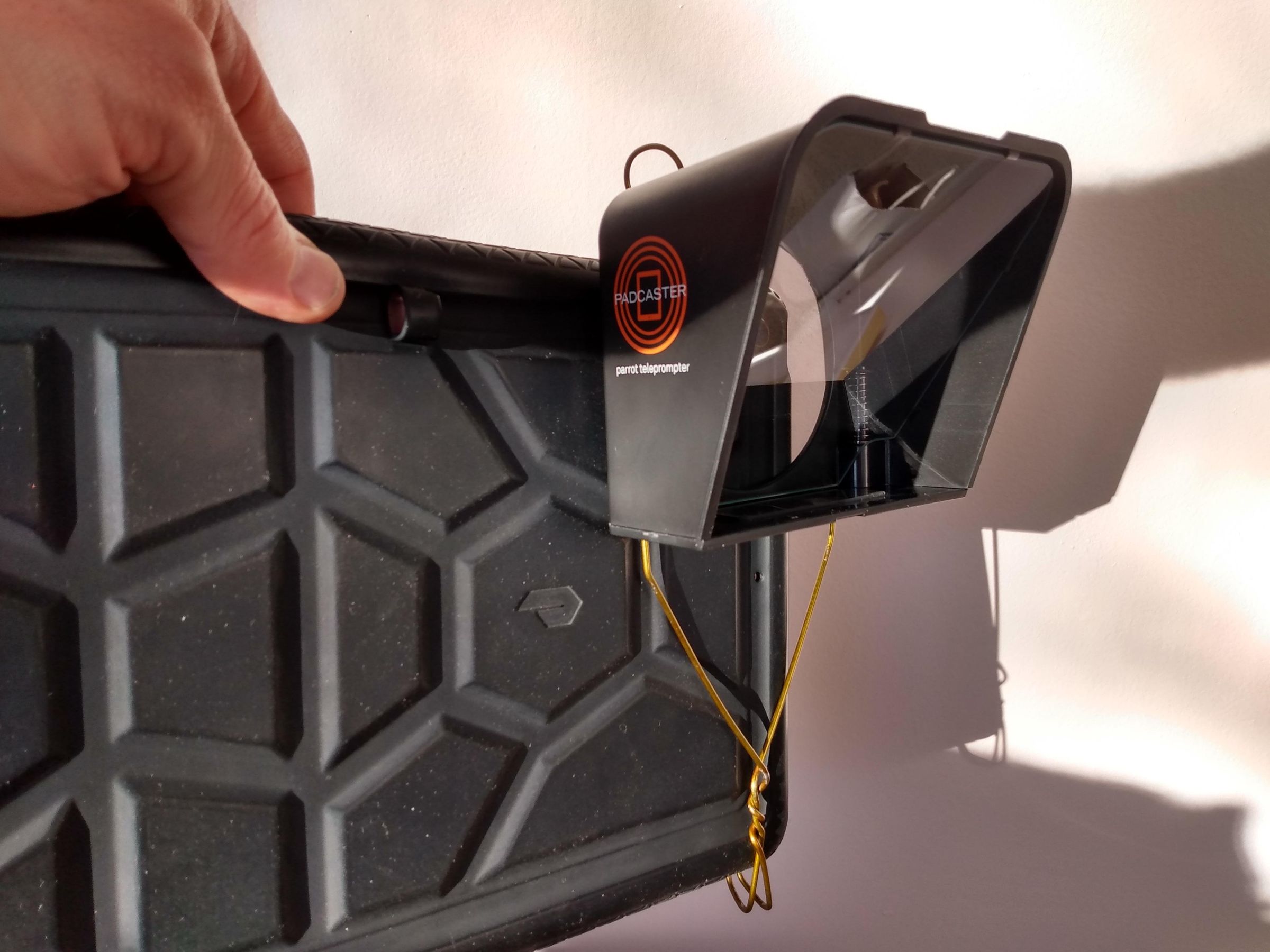 DIY Padcaster Parrot Teleprompter Tablet/iPad Adapter - Instructables