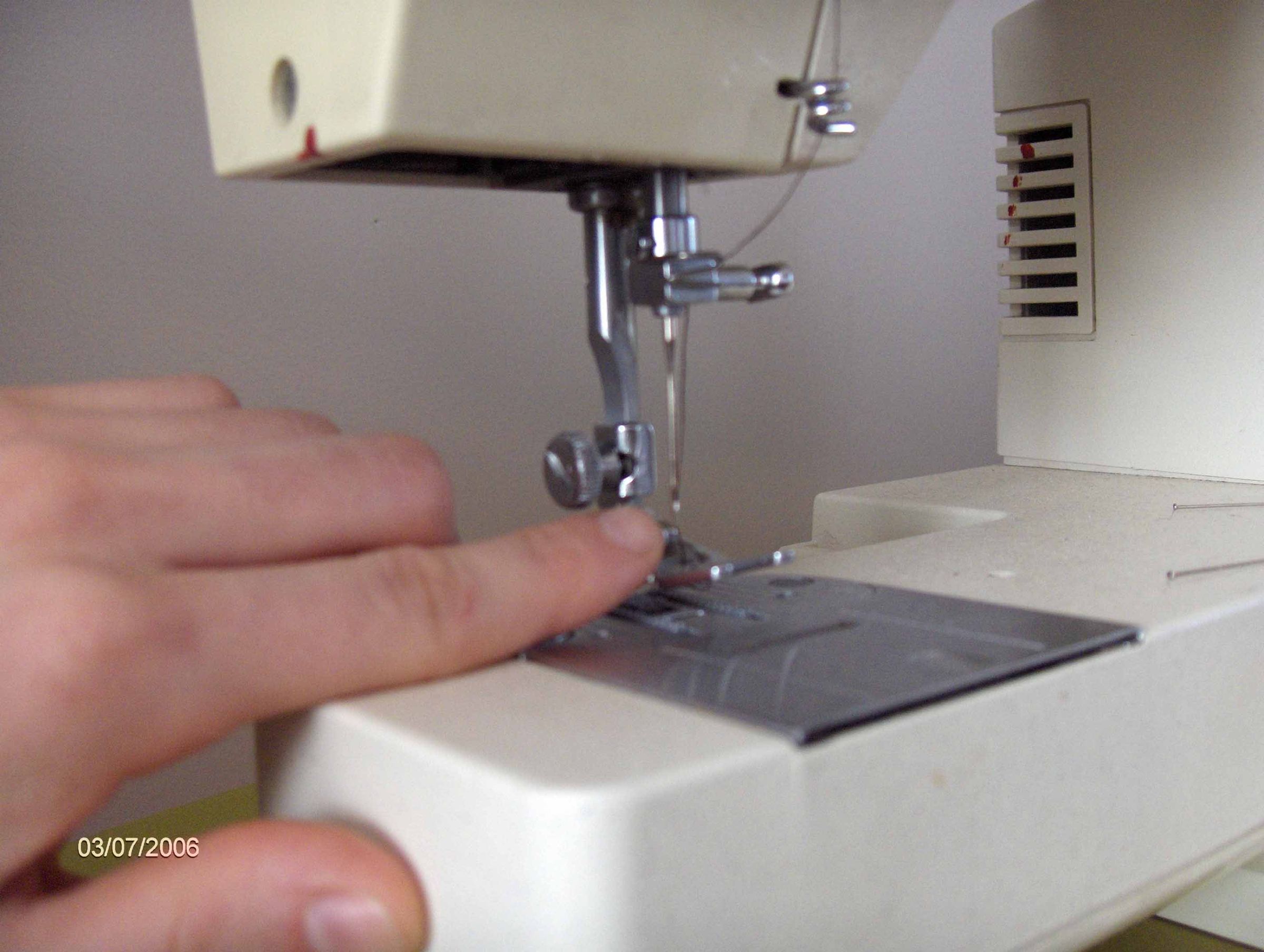 How to Thread a Sewing Machine : 12 Steps - Instructables