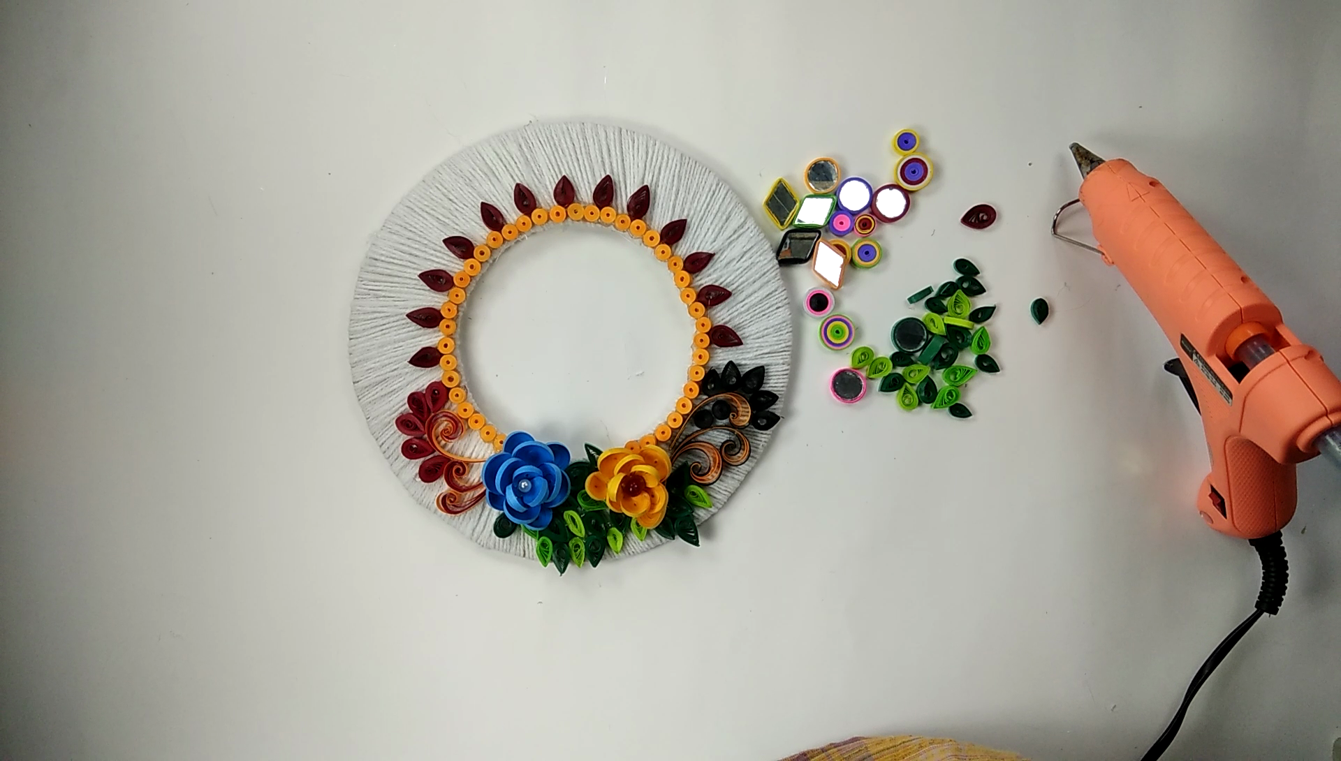 Easy and Beautiful Paper Wall Hanging : 7 Steps (with Pictures ...