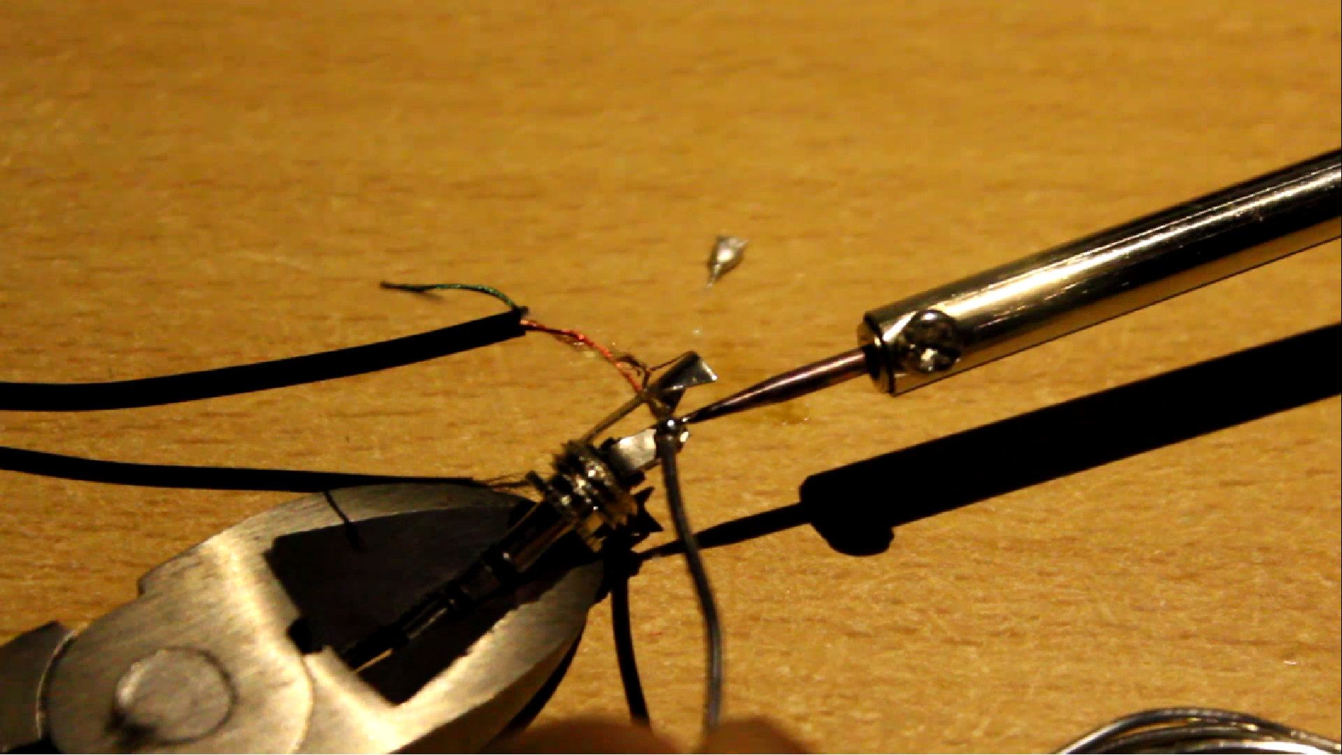 How to Repair Headphones : 6 Steps (with Pictures) - Instructables