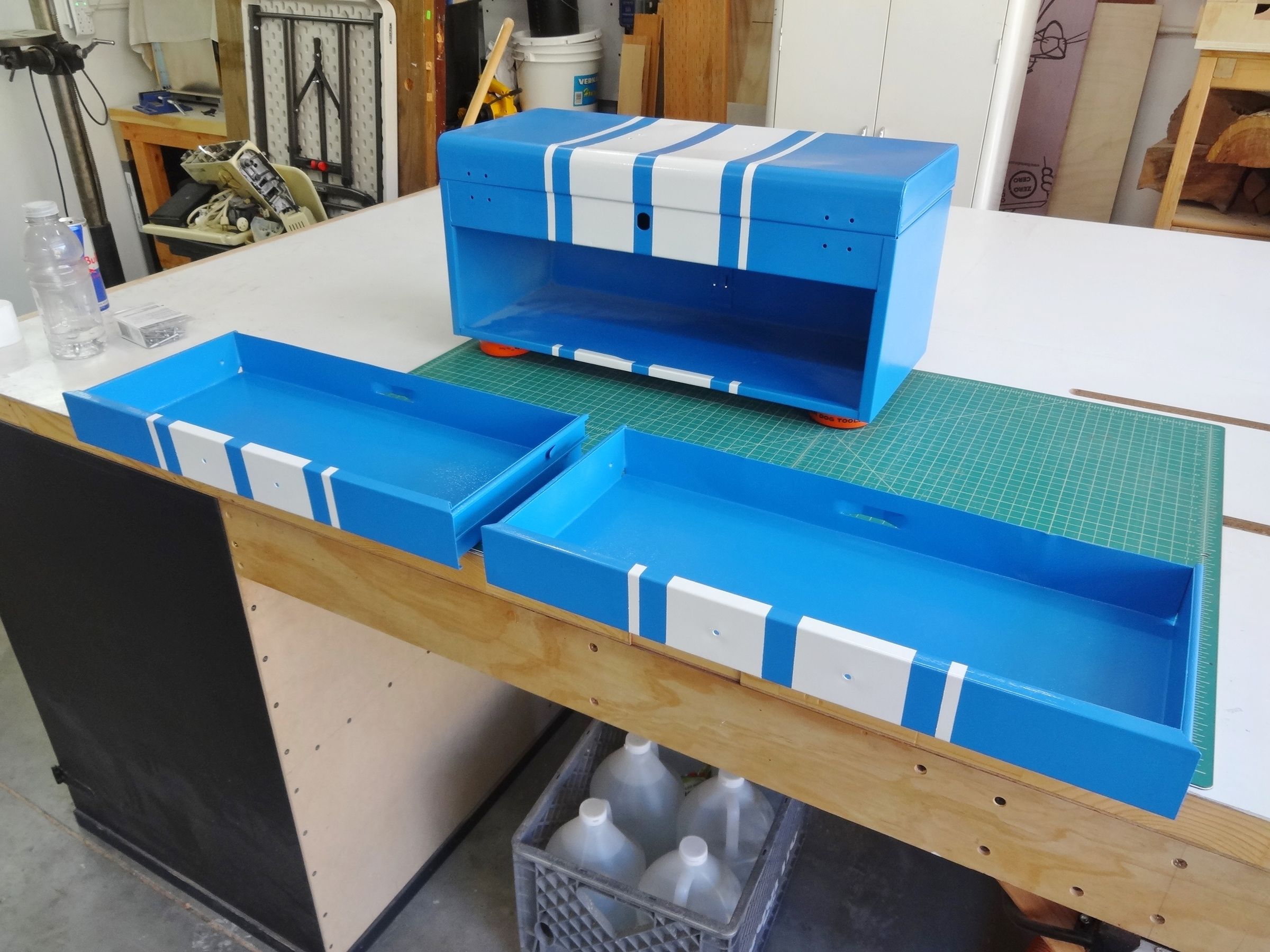 Restore a Rusty Toolbox : 14 Steps (with Pictures) - Instructables