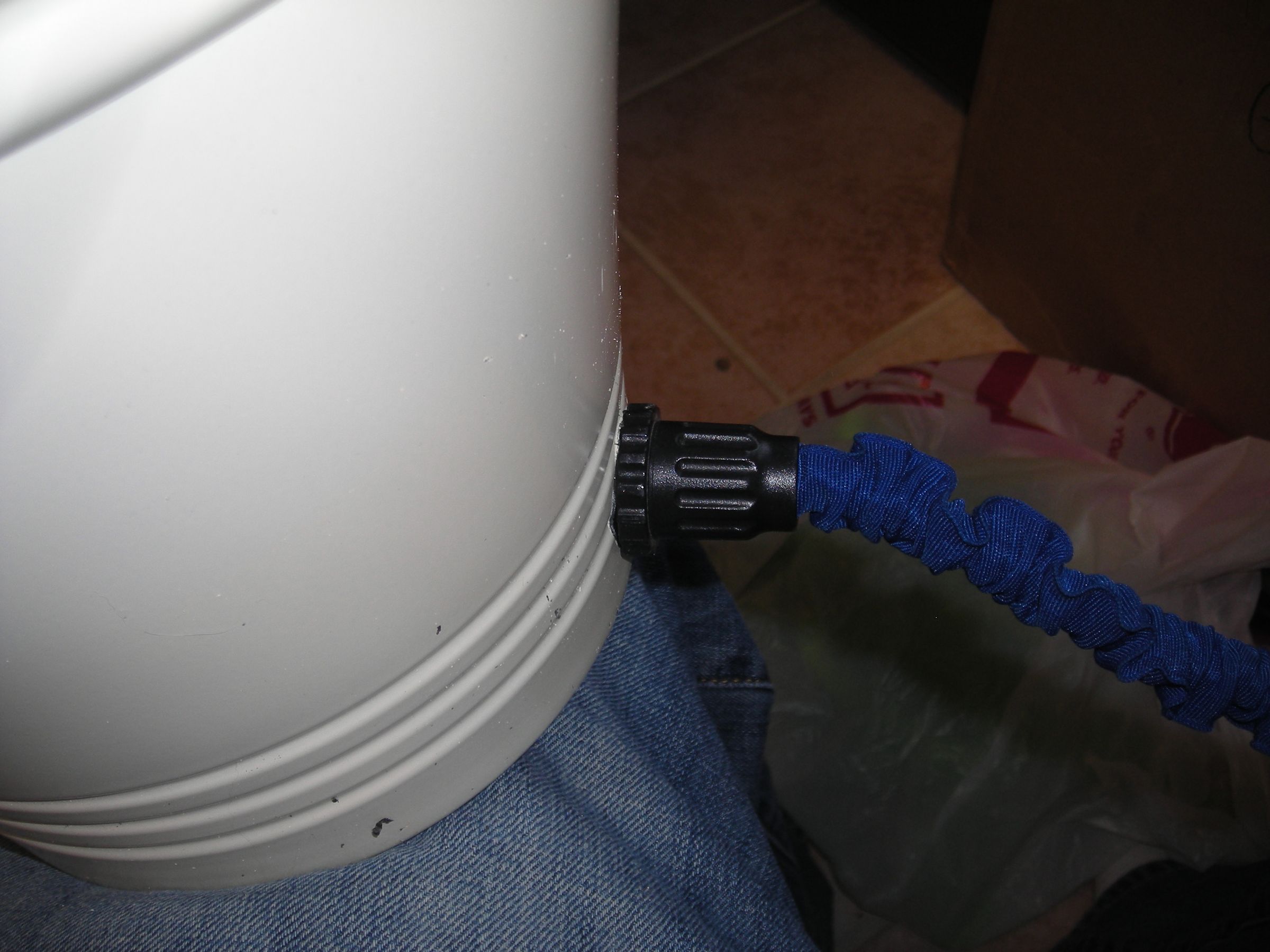 As Seen on Instructable - the Pocket Hose Holder : 3 Steps - Instructables