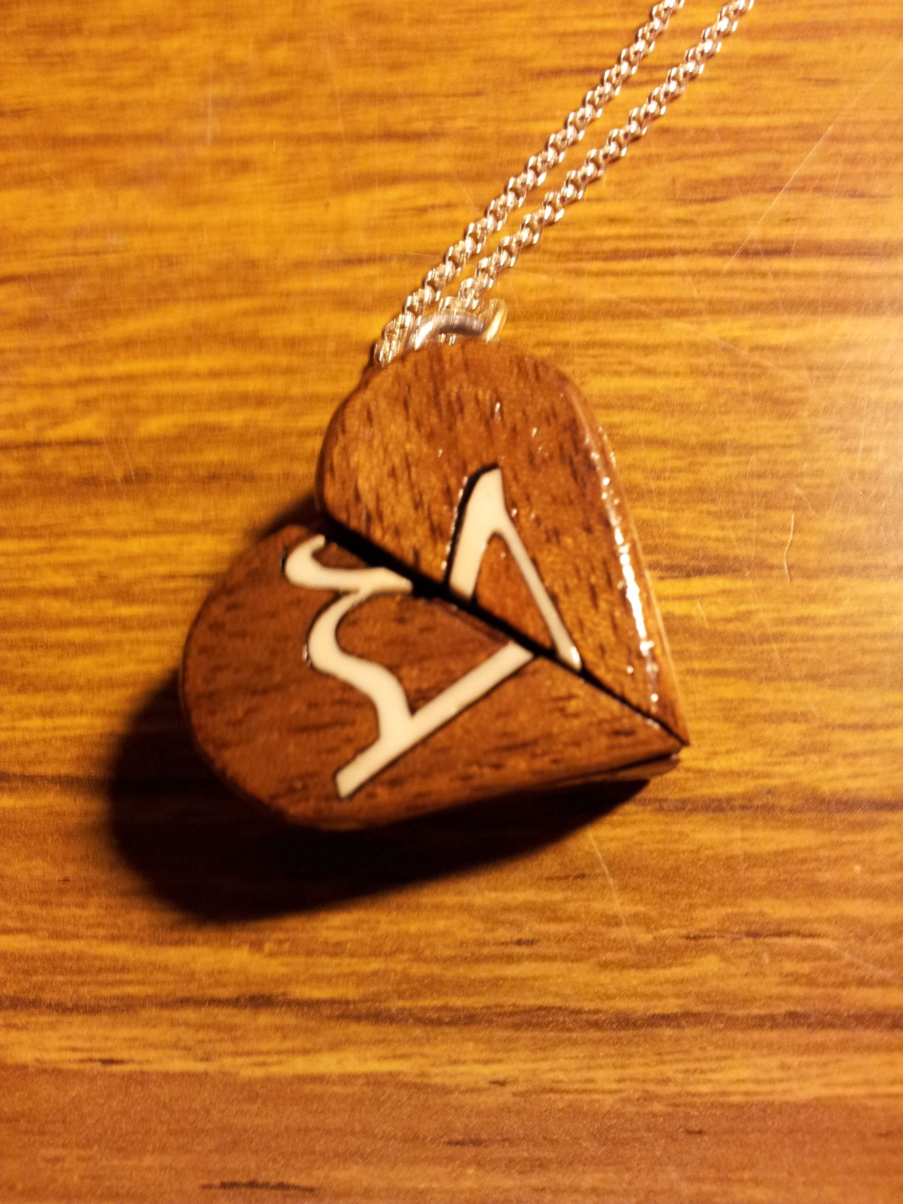 Illusionist Locket: a How To. : 12 Steps (with Pictures) - Instructables