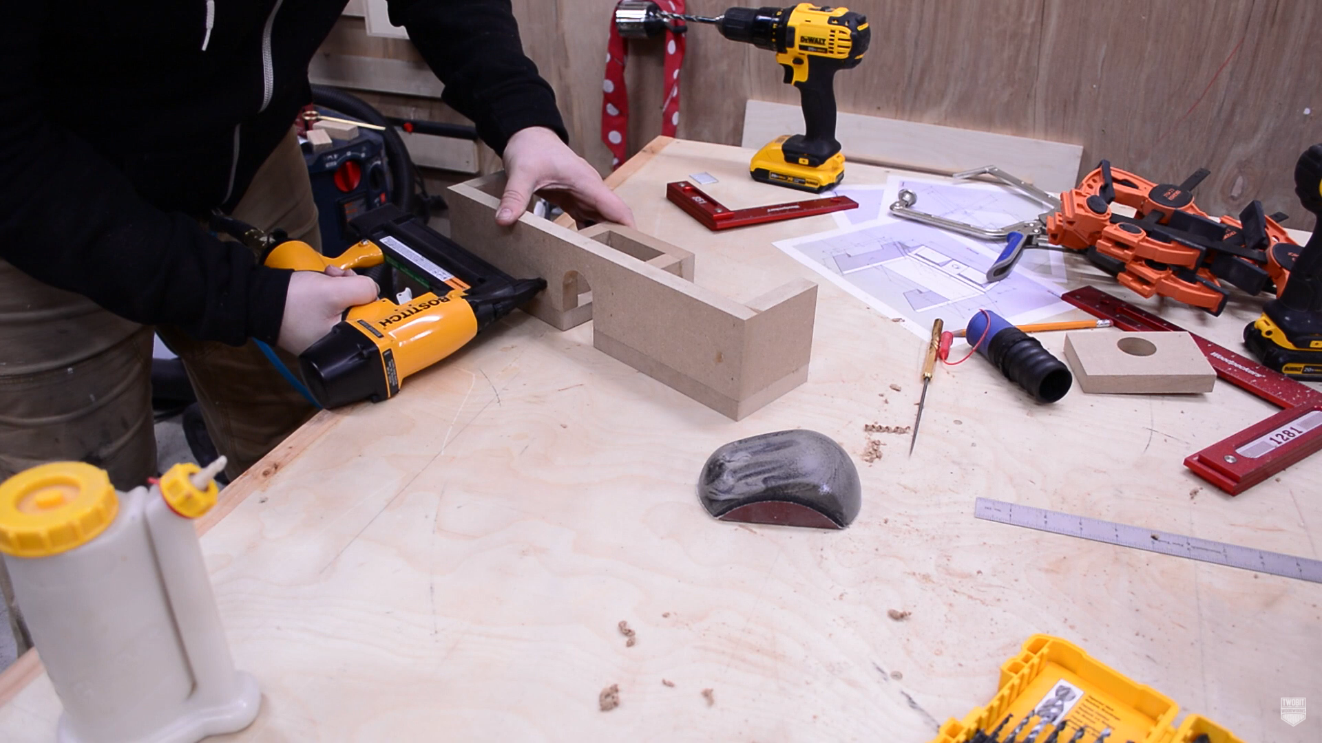 How to Build a Portable Router Table | DIY Woodworking Shop Project ...