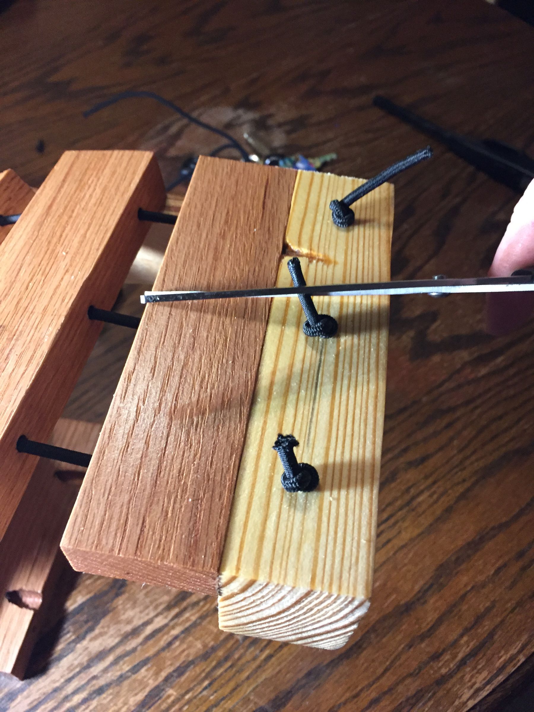 Bungee Cord Book Shelf : 5 Steps (with Pictures) - Instructables