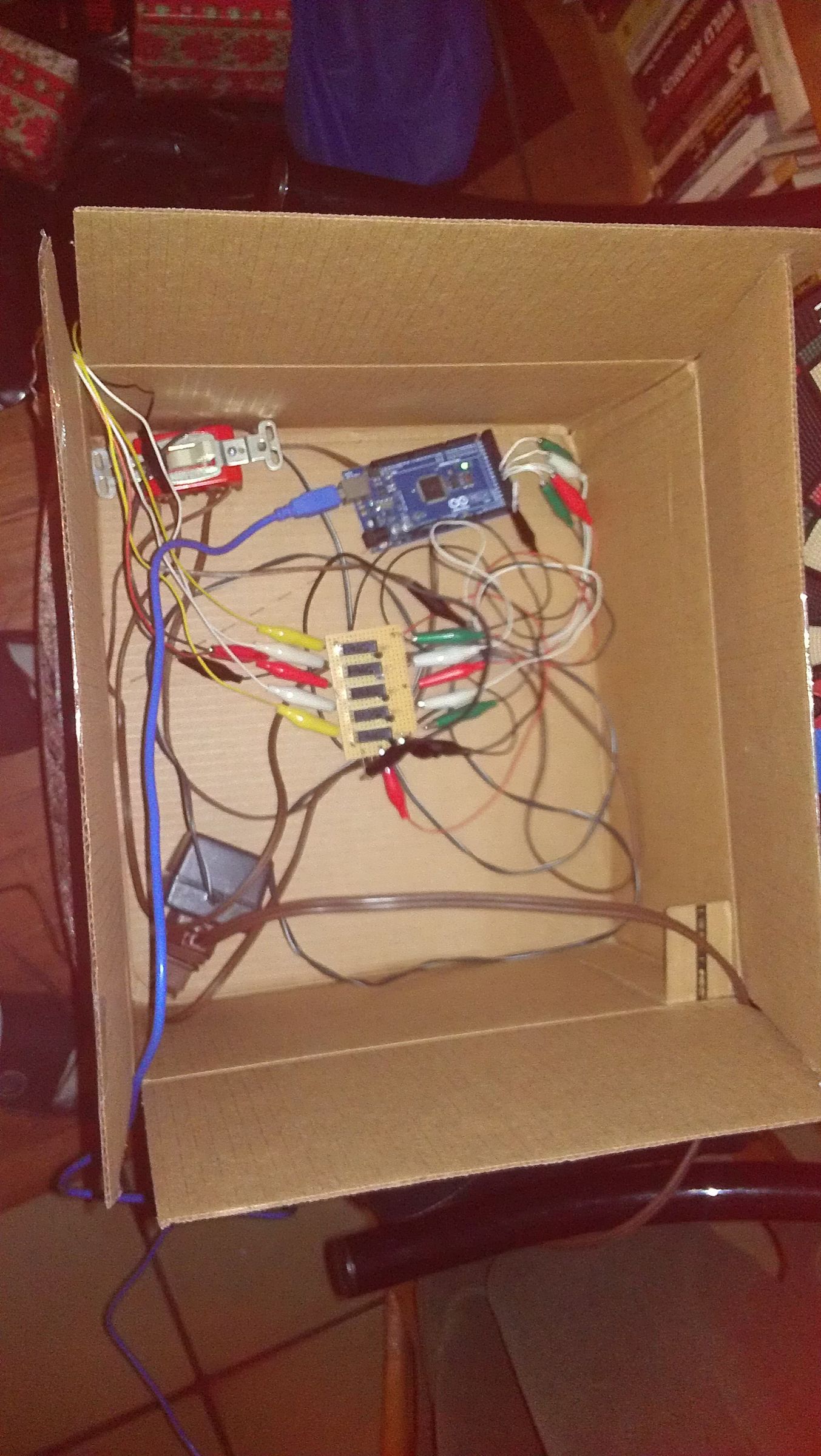 Simple DIY Christmas Light Controller : 12 Steps - Instructables