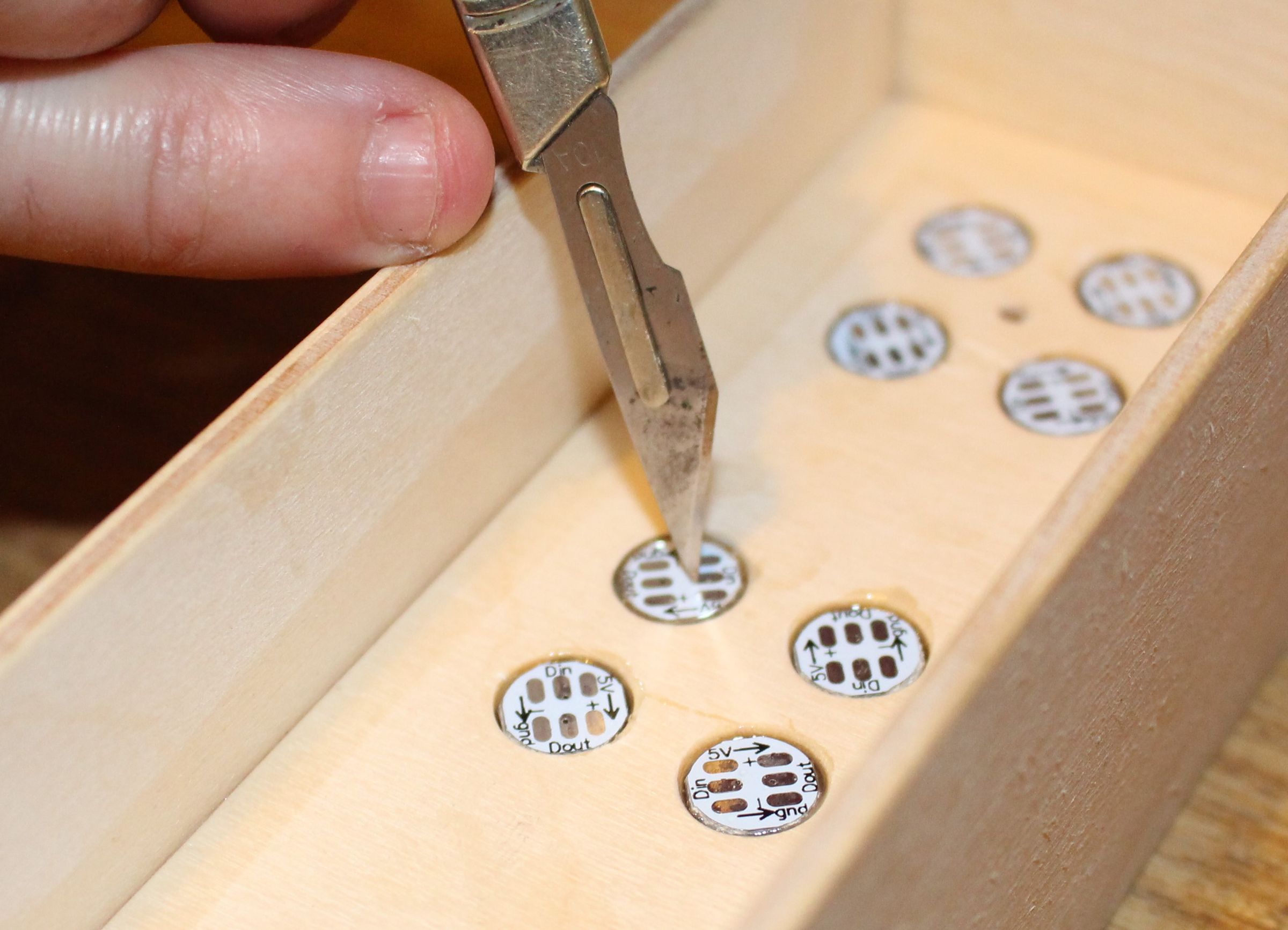 XCLOCK (Tri-Colour Binary Clock) : 3 Steps (with Pictures) - Instructables