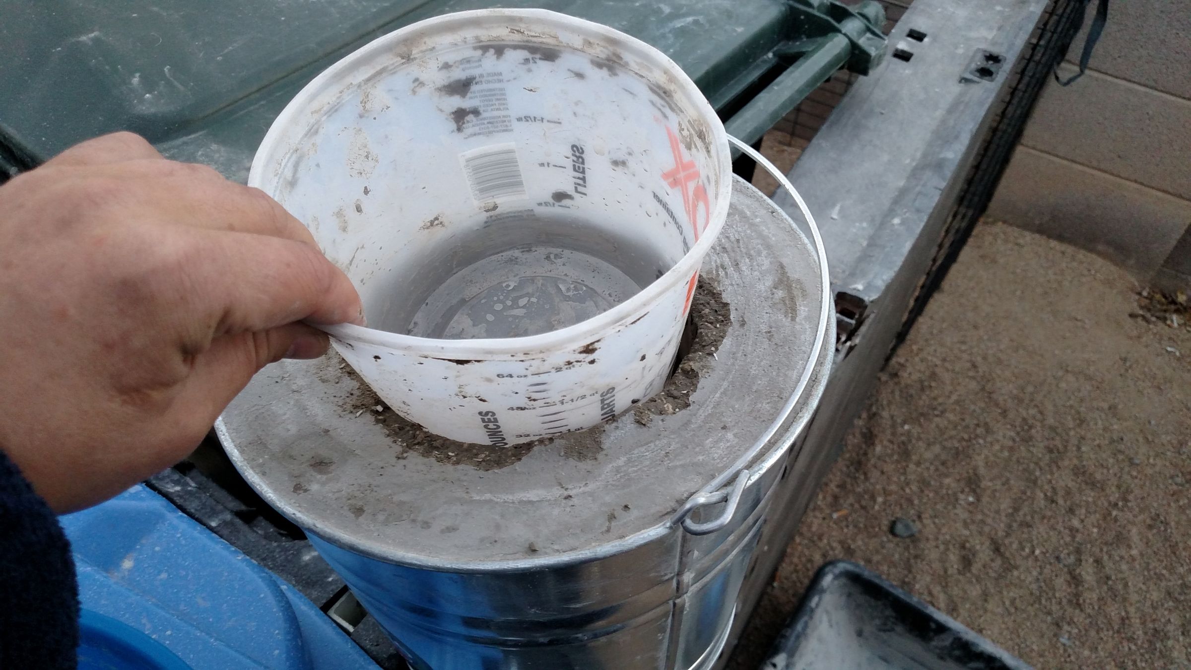 The Mini Steel Bucket Foundry. : 4 Steps (with Pictures) - Instructables