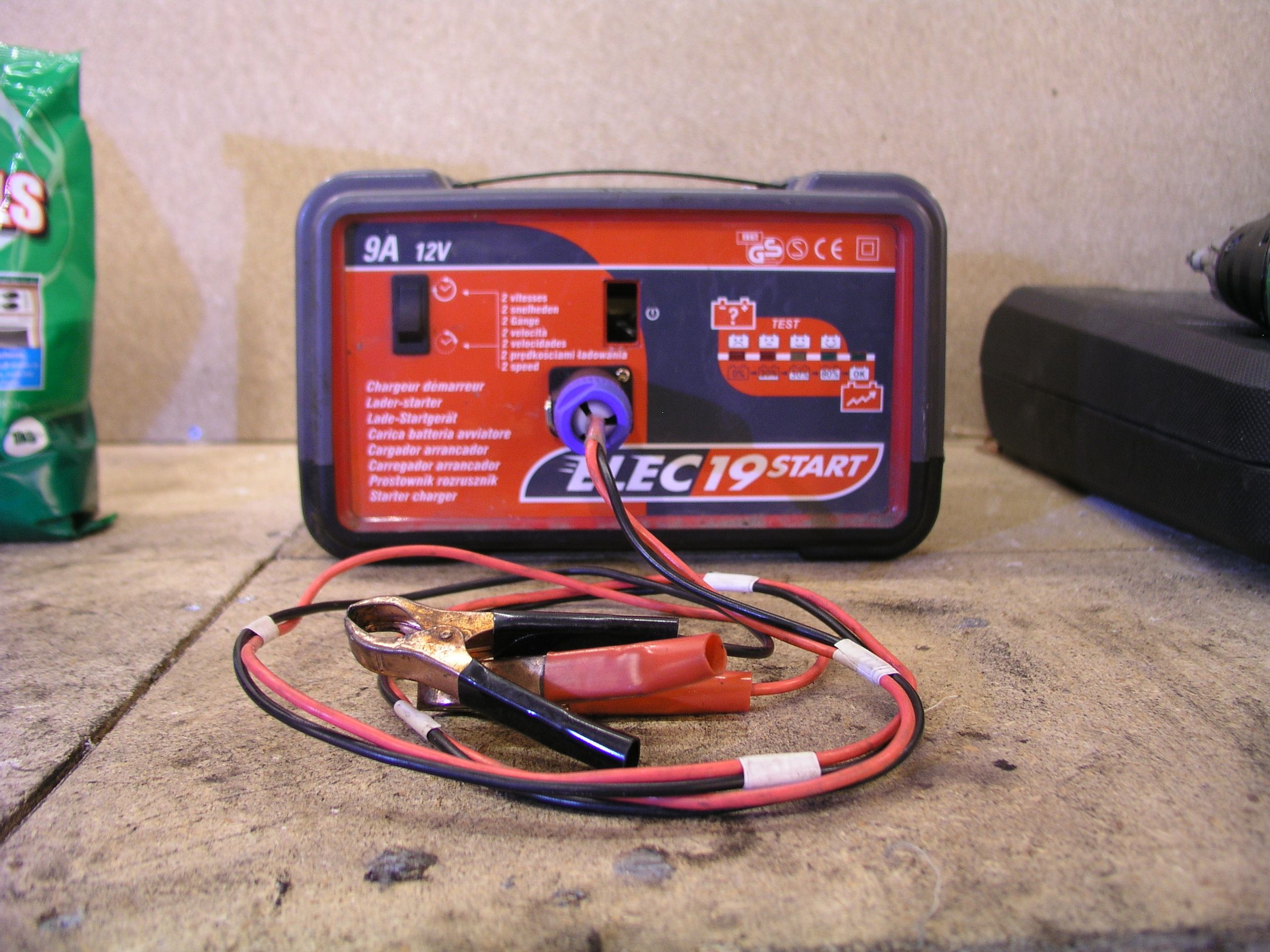 Electrolysis Rust Removal - Motorbike Fuel Tank : 6 Steps (with ...