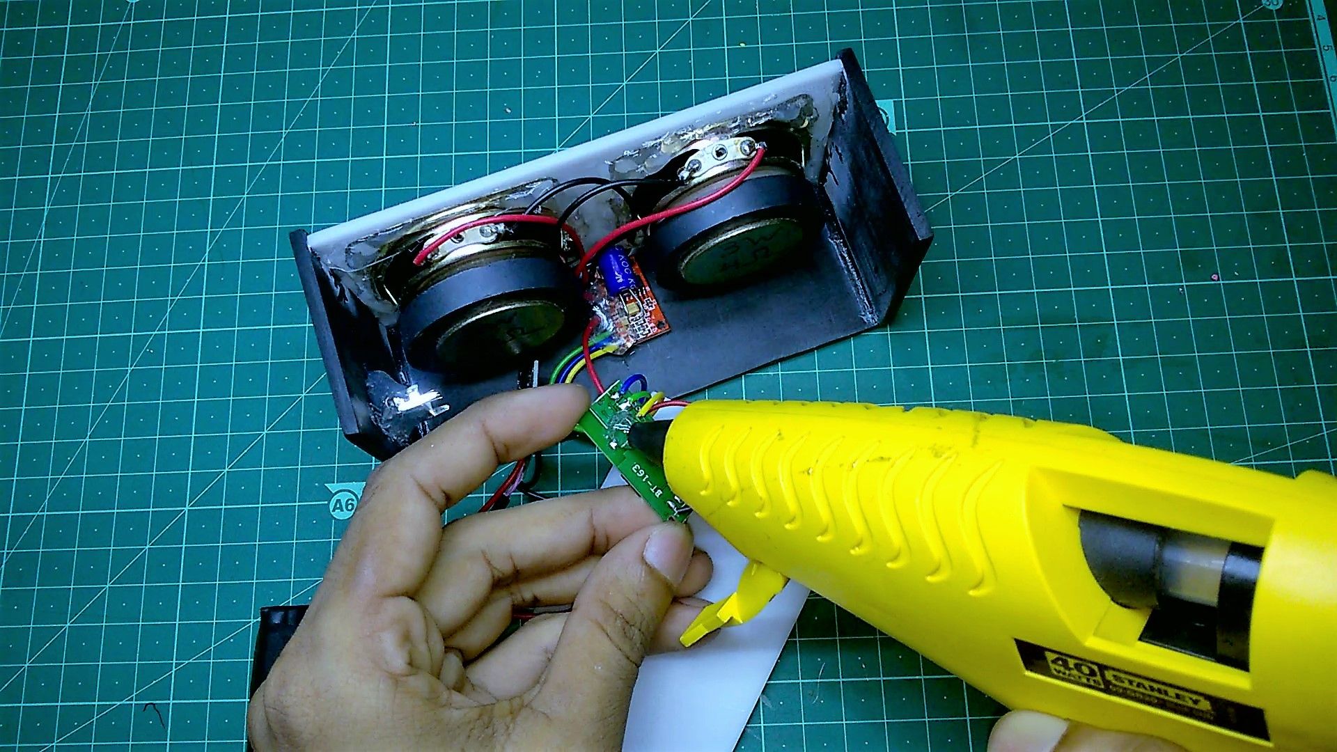 DIY Portable and Powerful Bluetooth Speaker : 11 Steps (with Pictures ...