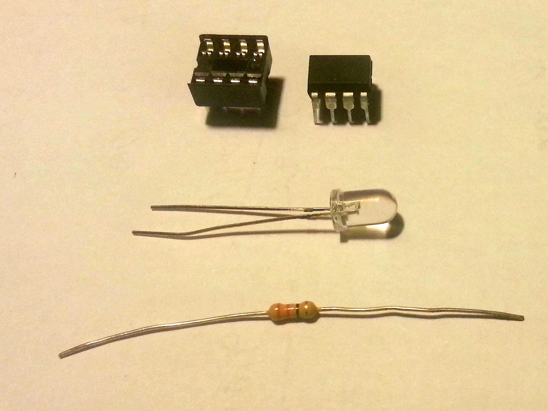 2-Year Ultra Low-Power LED Flasher : 11 Steps - Instructables
