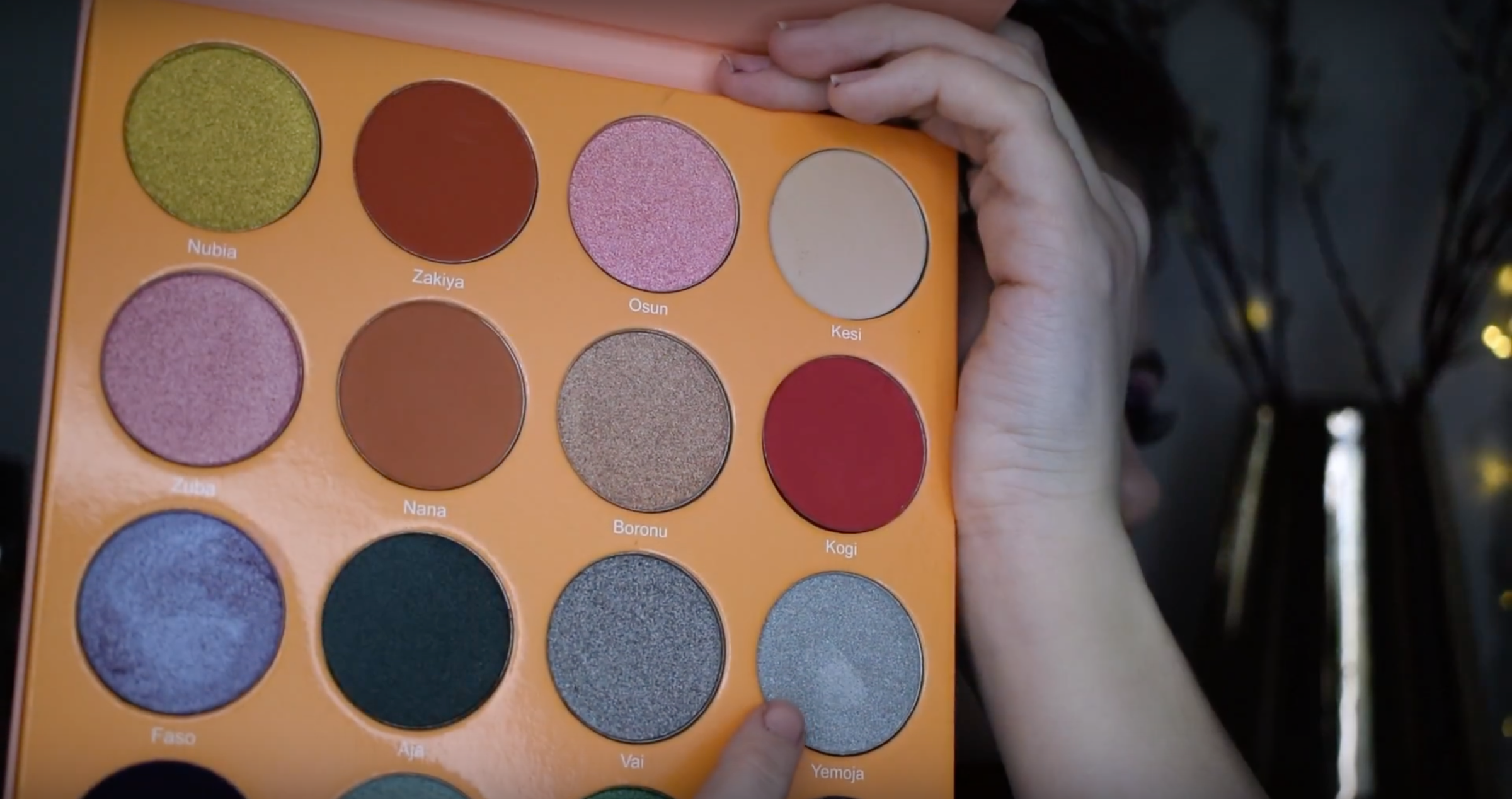 Blue Cut Crease Makeup Tutorial : 10 Steps - Instructables