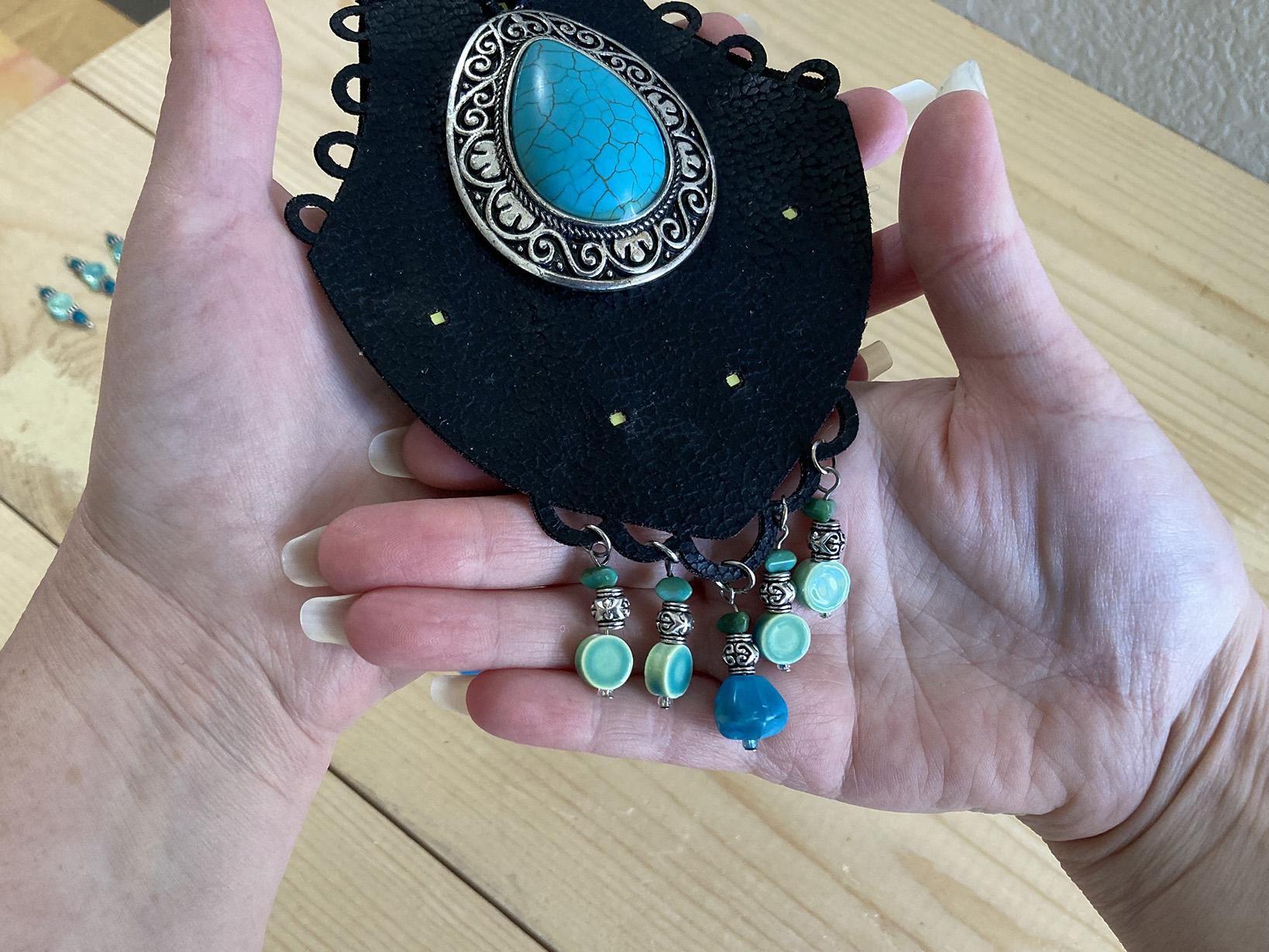 Twinkling Necklace : 11 Steps (with Pictures) - Instructables