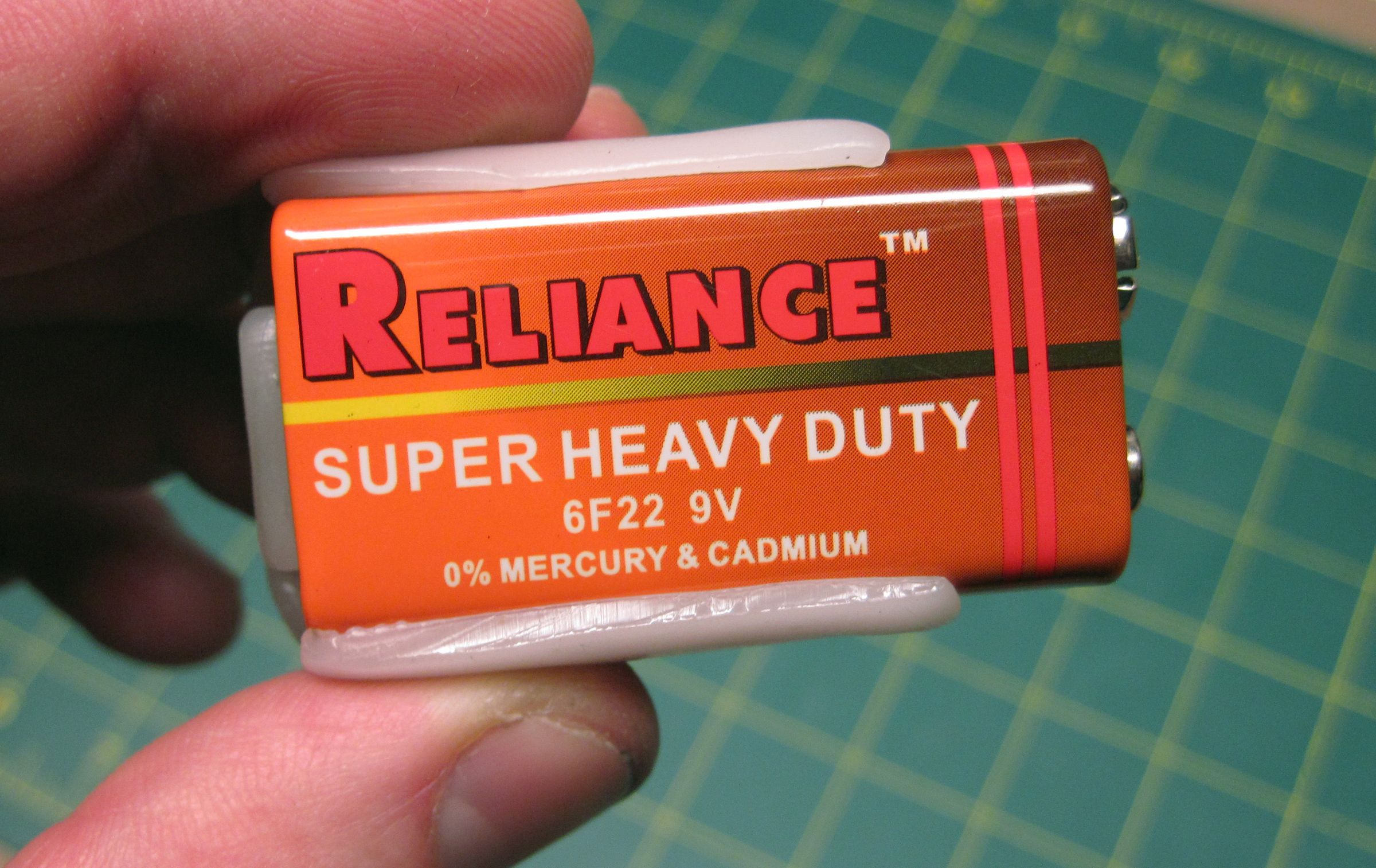Custom Thermoplastic Battery Holder. : 6 Steps - Instructables