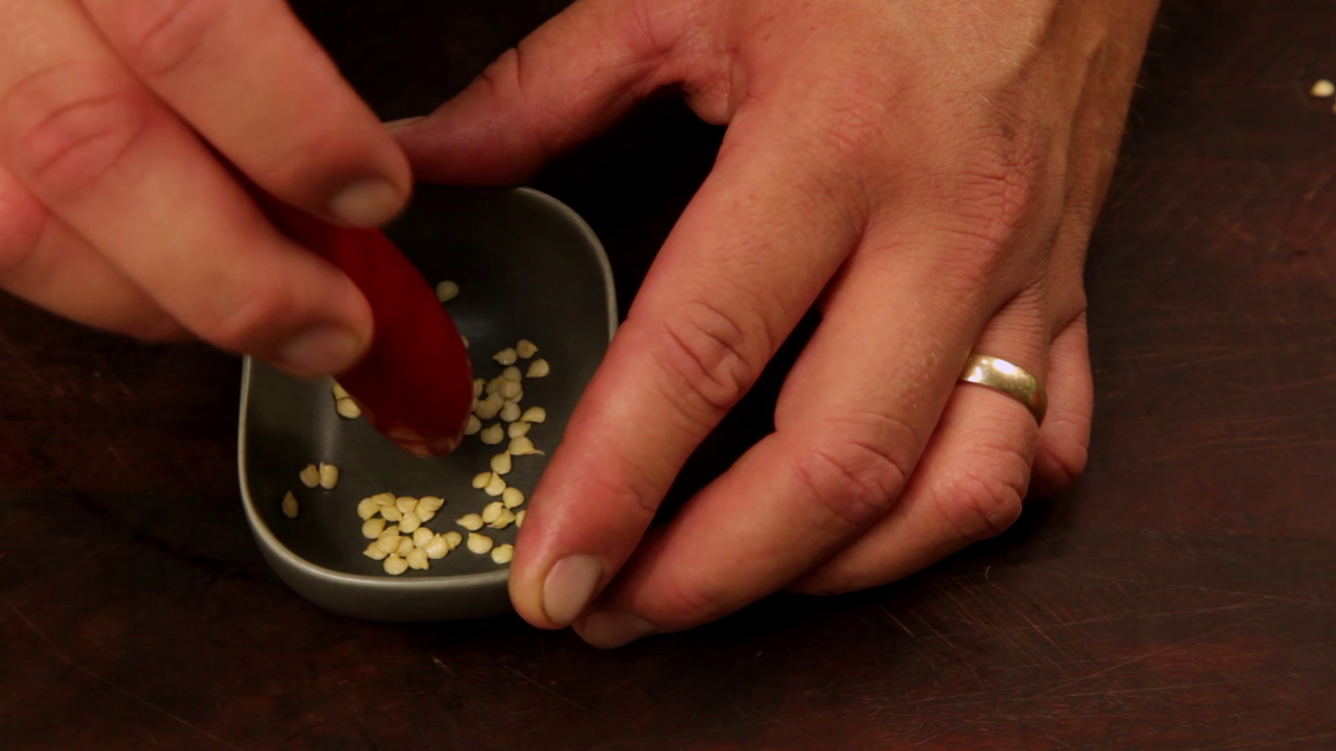 How to Easily Deseed a Chili - Food Hack : 4 Steps (with Pictures ...