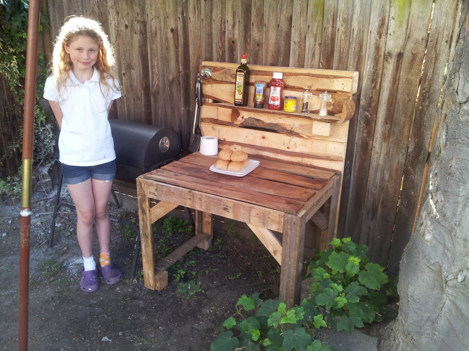 BBQ Table Made From Pallets. - Instructables