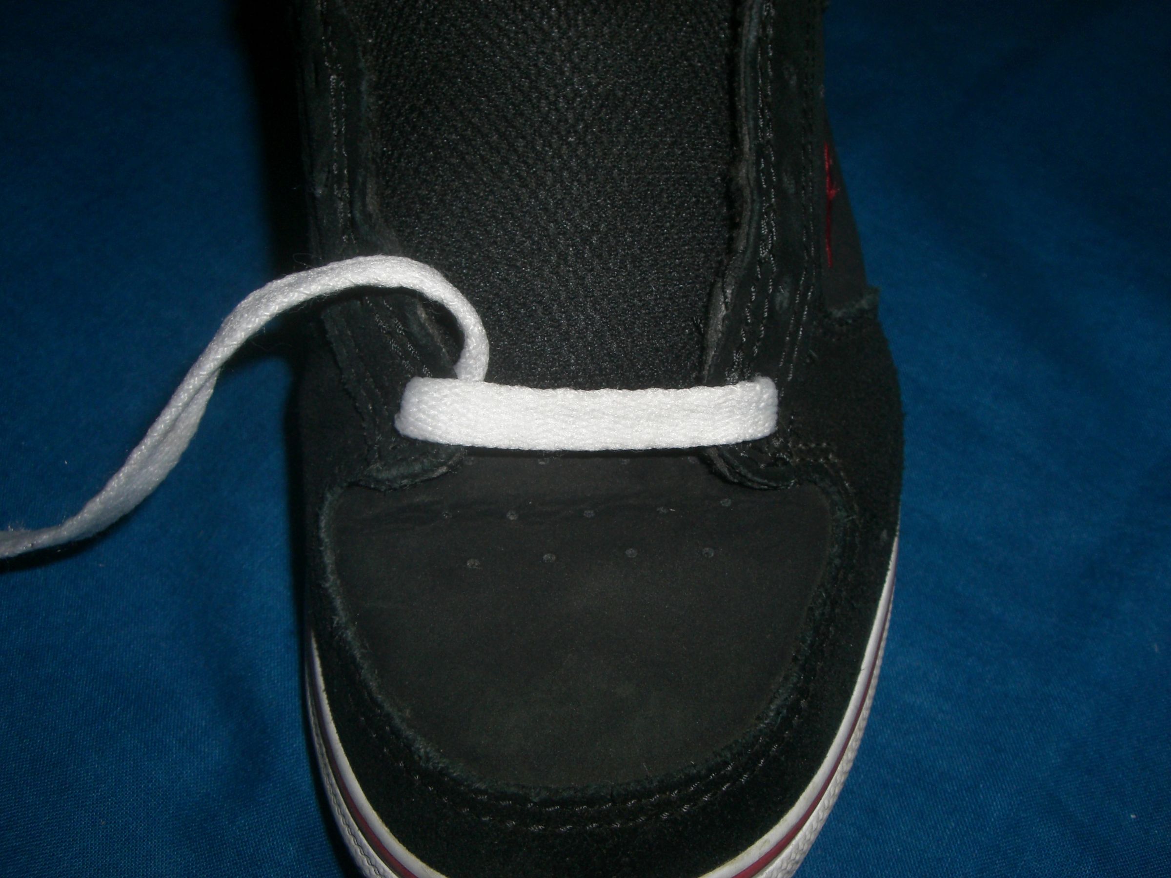 Checkerboard Your Shoelaces : 8 Steps - Instructables