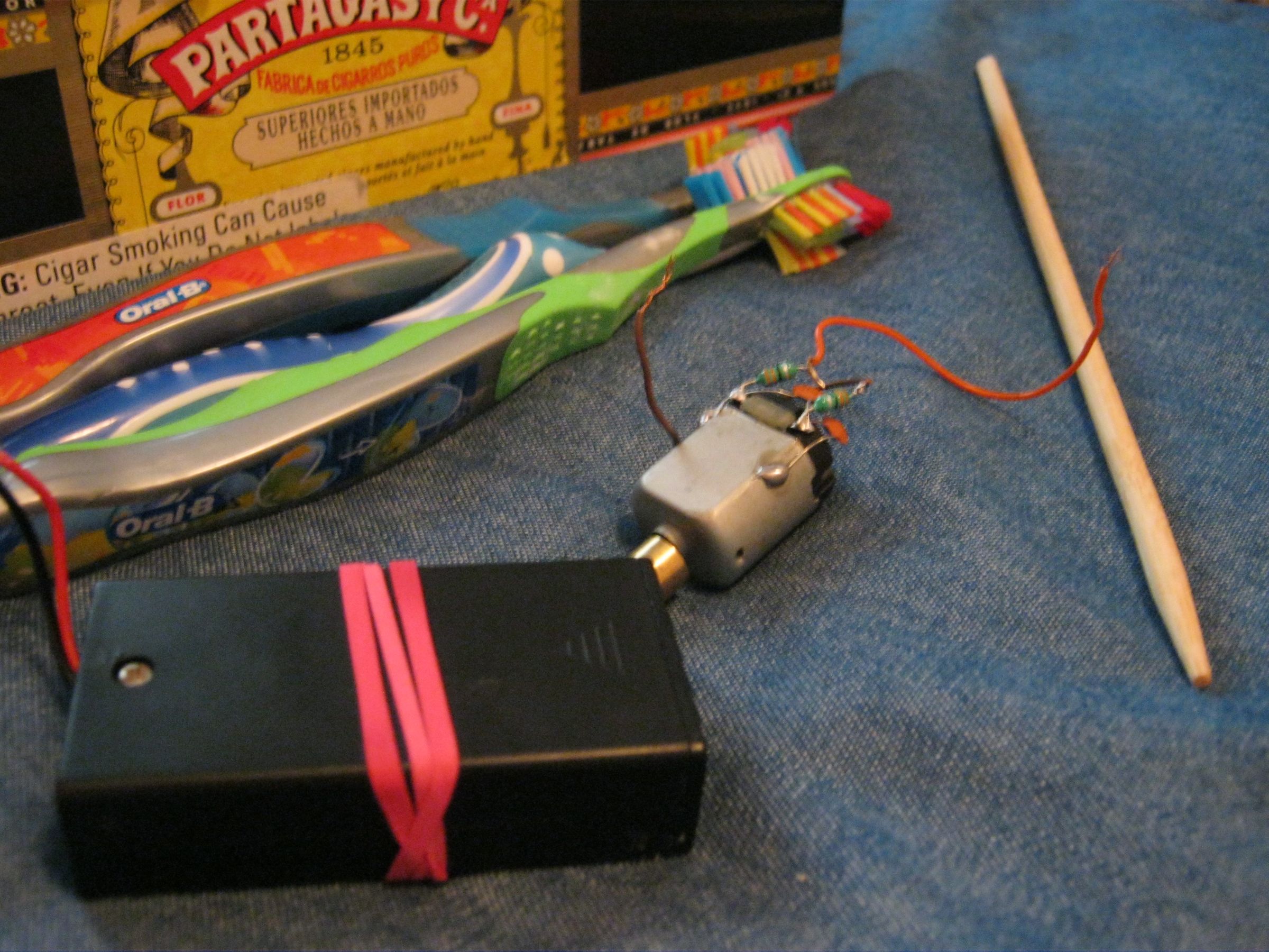 Bristle Bot 2.0 : 6 Steps - Instructables