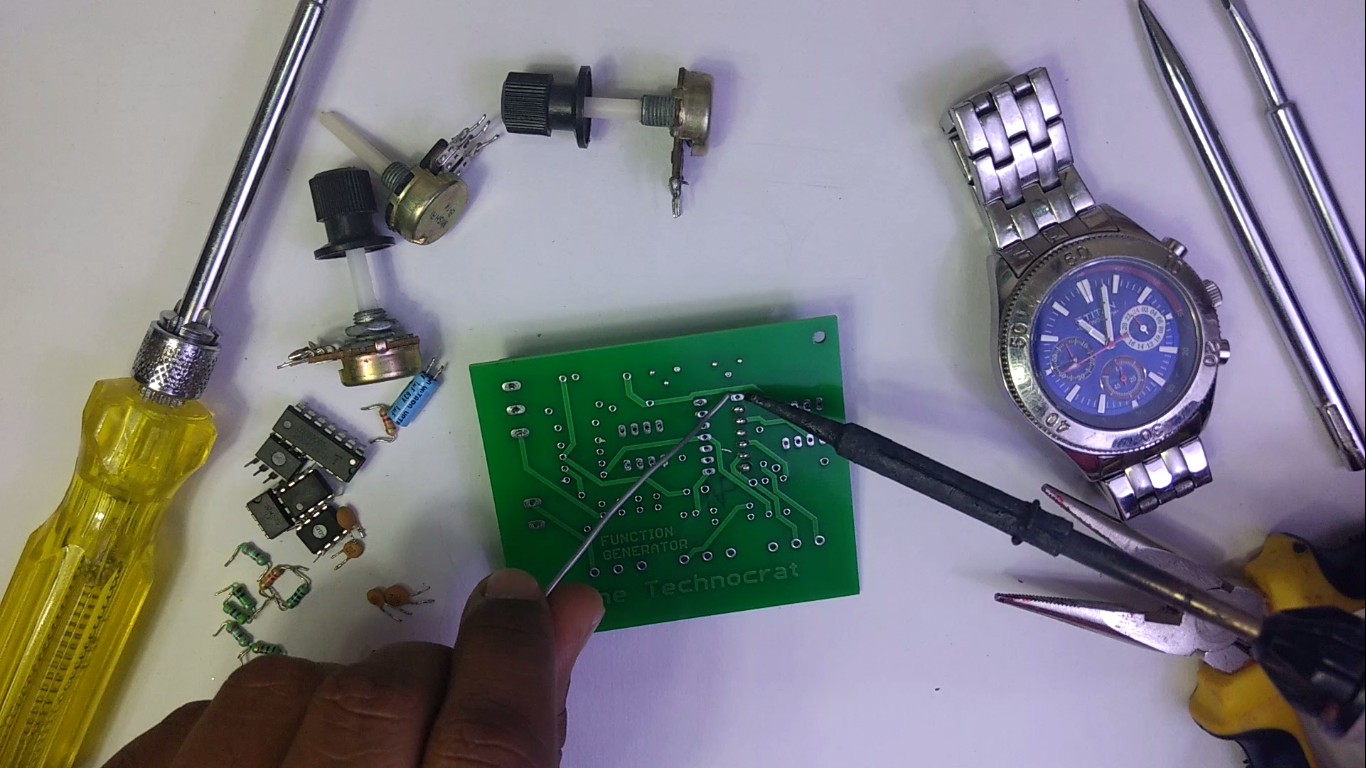 How to Make a Signal Generator| Learn to Generate Electrical Signals ...