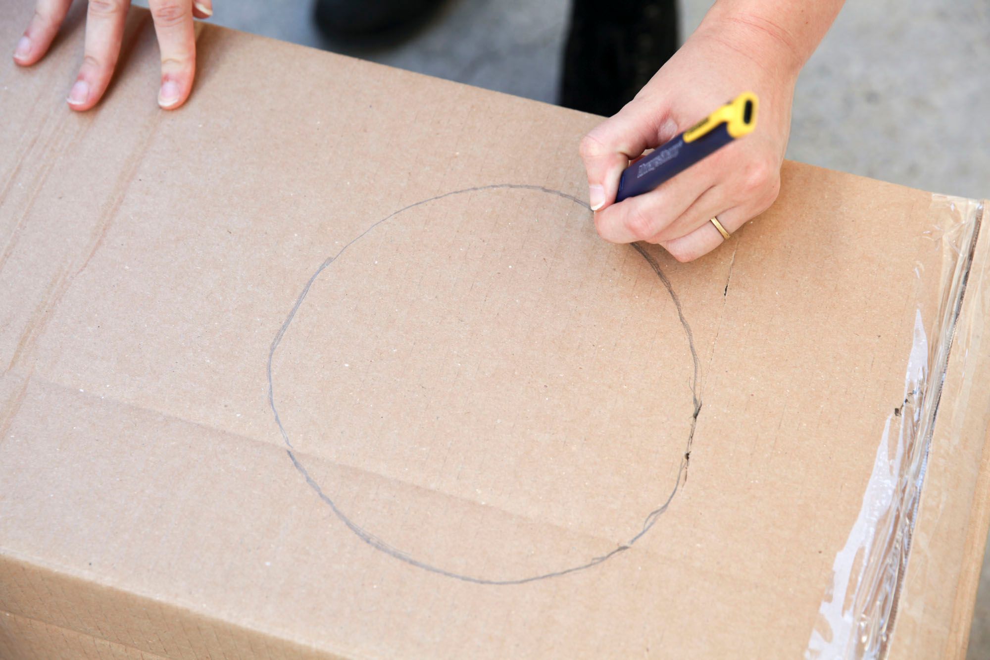 Cardboard Box Eclipse Viewer : 6 Steps (with Pictures) - Instructables