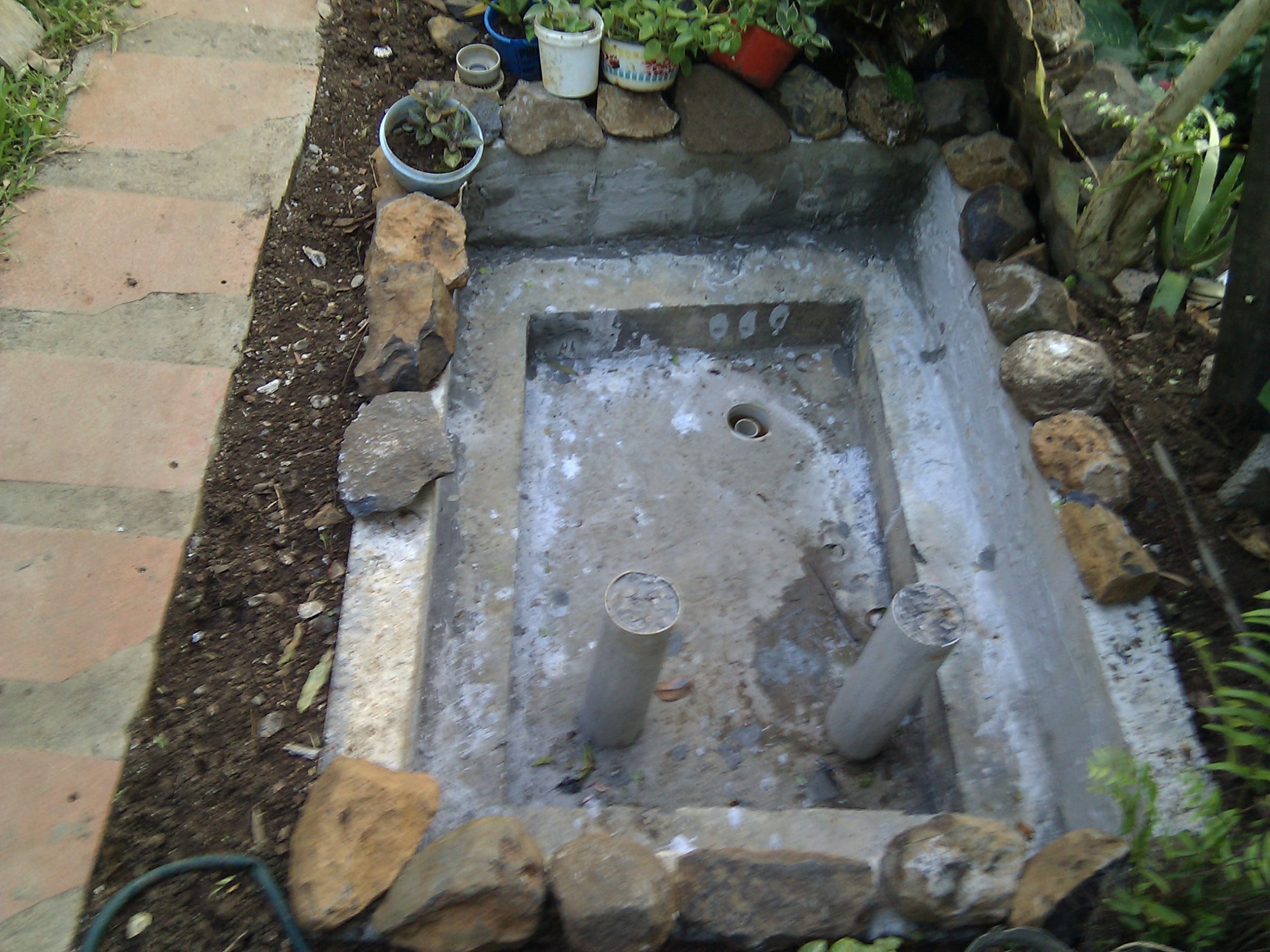 Concrete Pond : 9 Steps (with Pictures) - Instructables