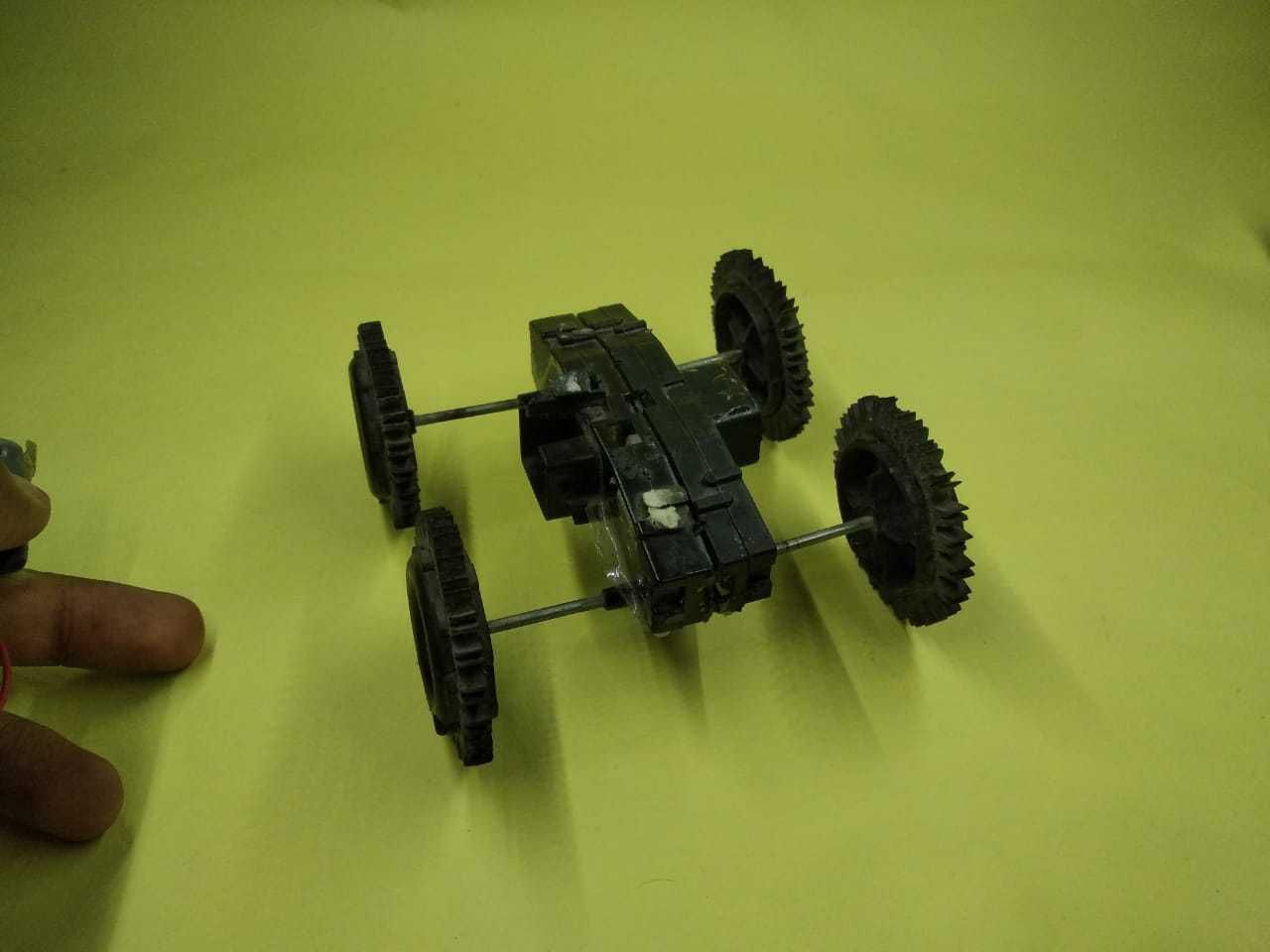 Arduino Self Driving Obstacle Avoiding Car :: in Lockdown : 5 Steps - Instructables