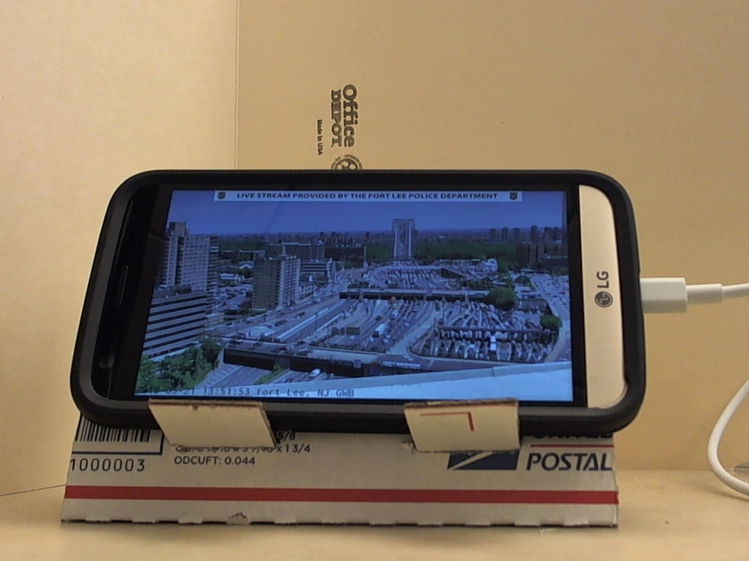 USPS Phone Stand : 4 Steps - Instructables